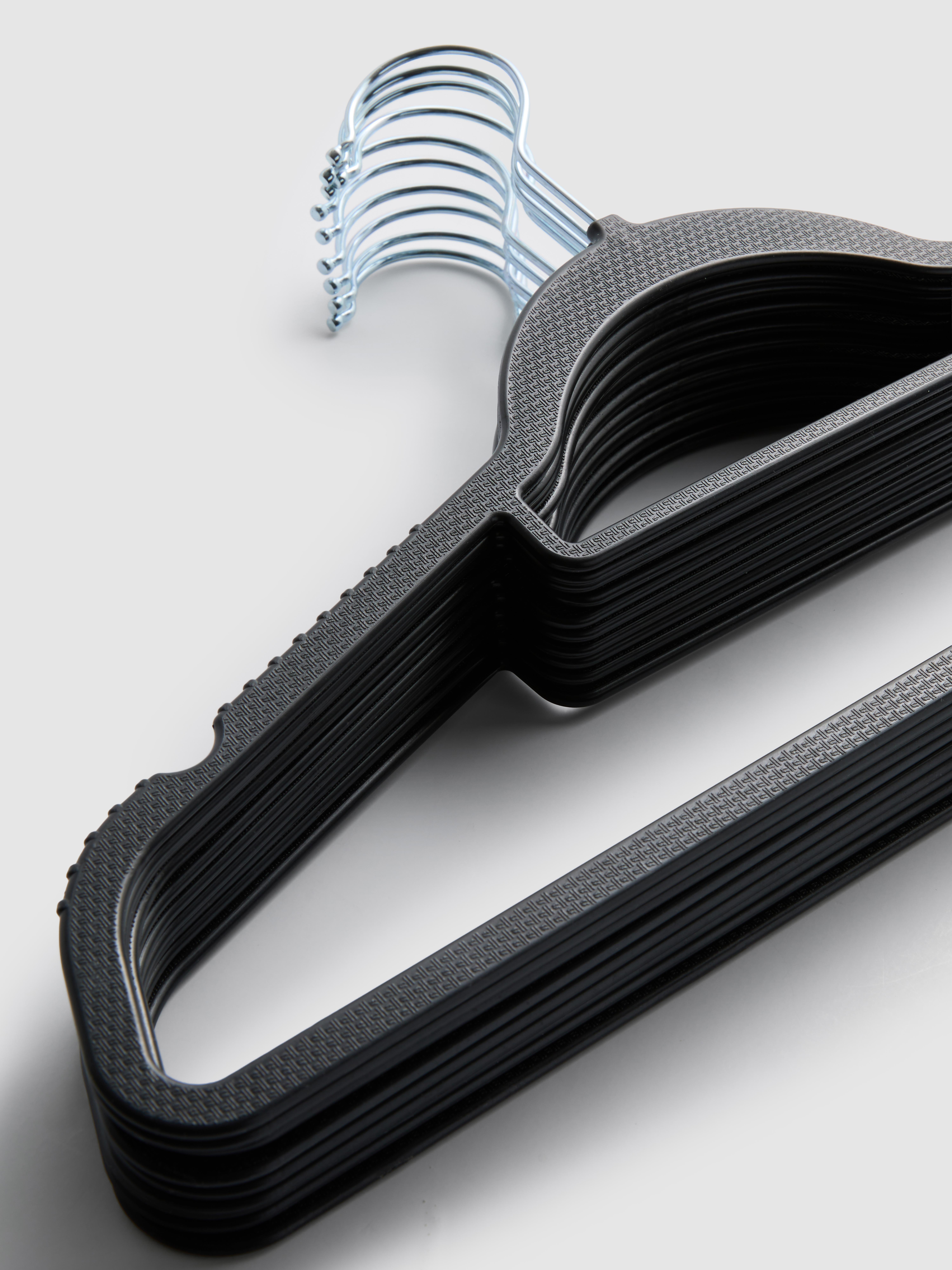 Black 10-Pack Clothes Hangers | Primark