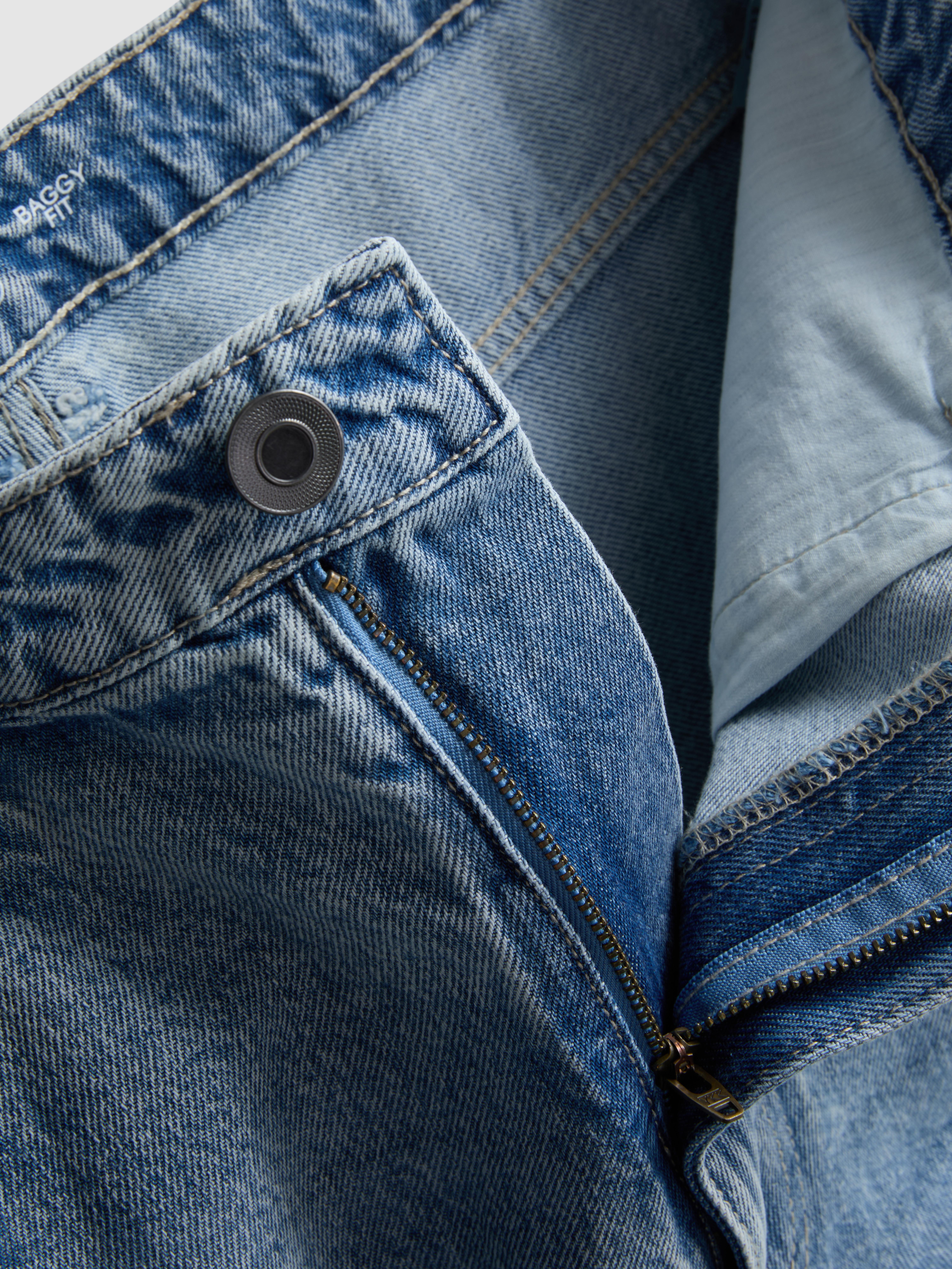 Men's Light Blue Mid-Rise Baggy Jeans | Primark