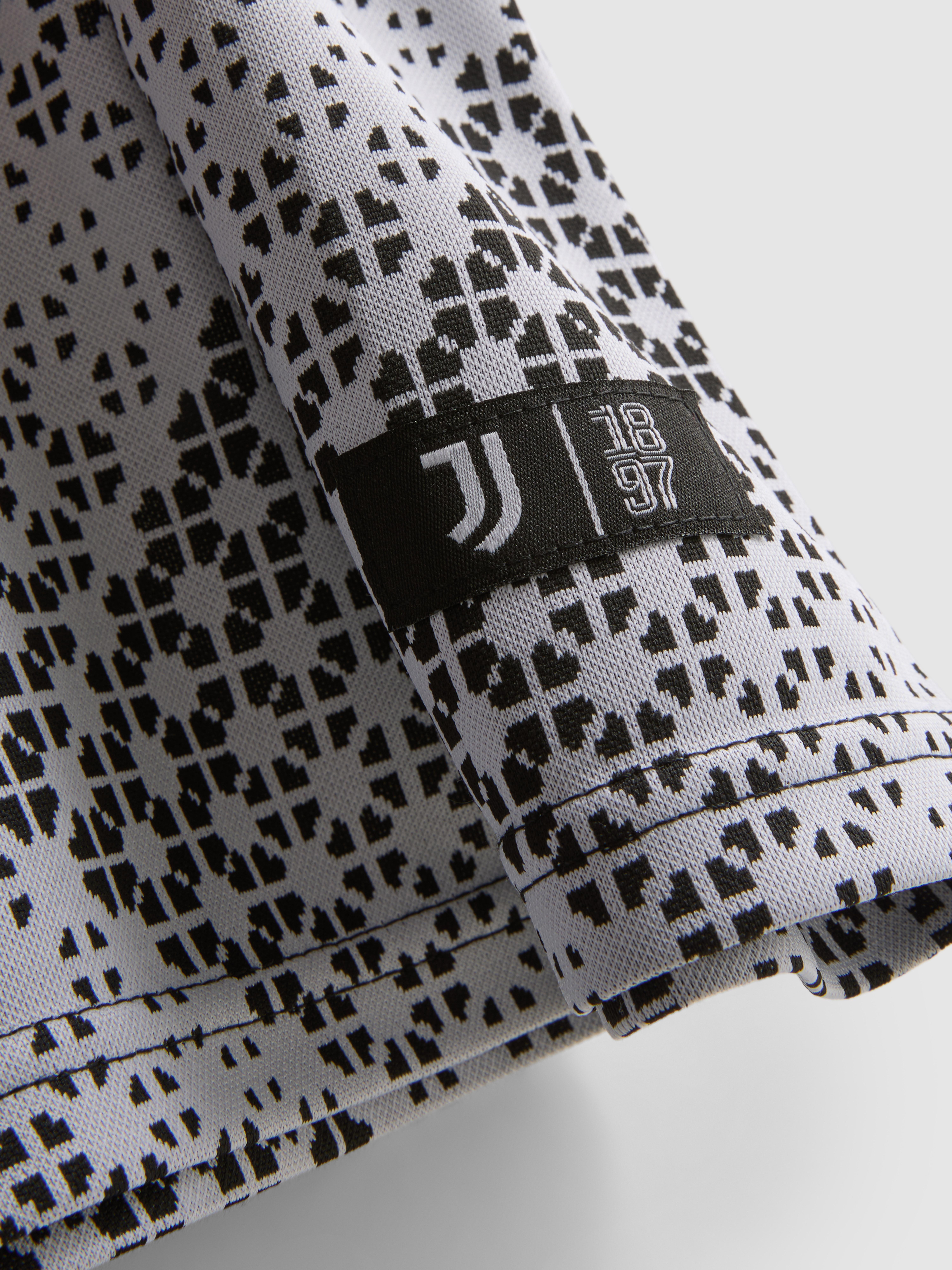 Mens White Juventus Short Sleeve Mesh T-Shirt | Primark