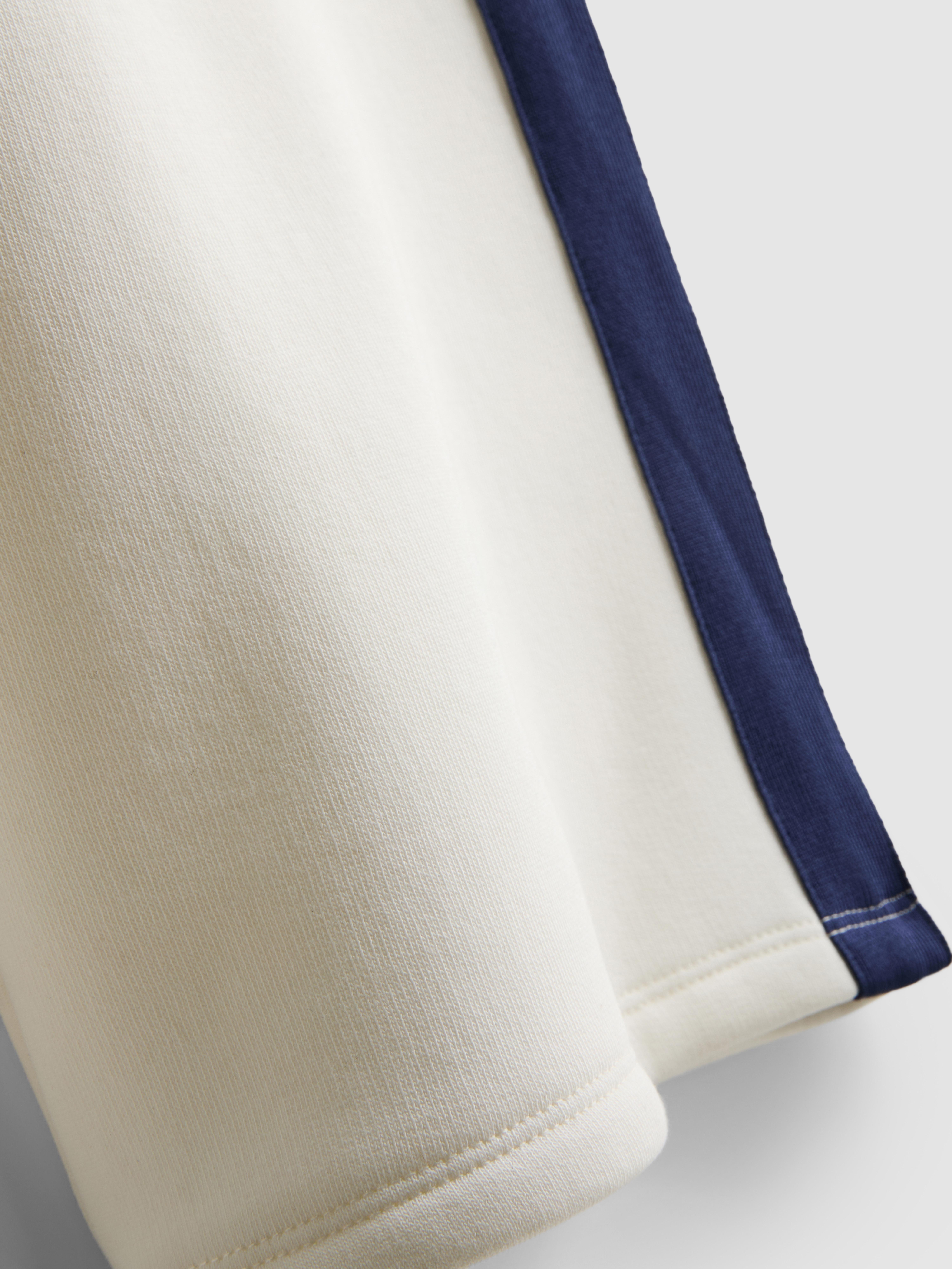 7-15 anni | Pantaloni tuta a righe Stranger Things - Avorio - Bambina ...