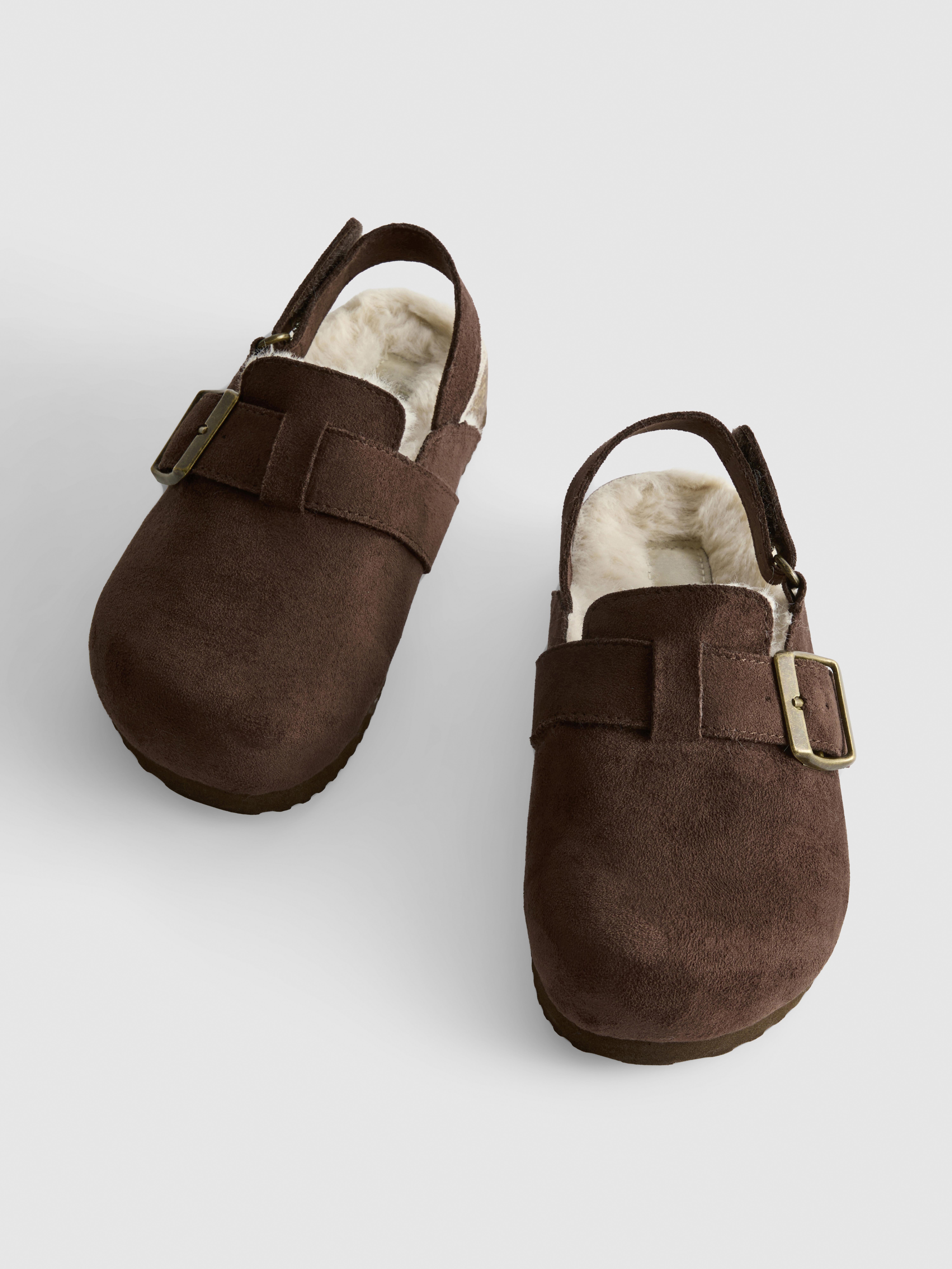 Pantuflas tipo zueco con tira al talón - Marrón oscuro - Niños | Primark