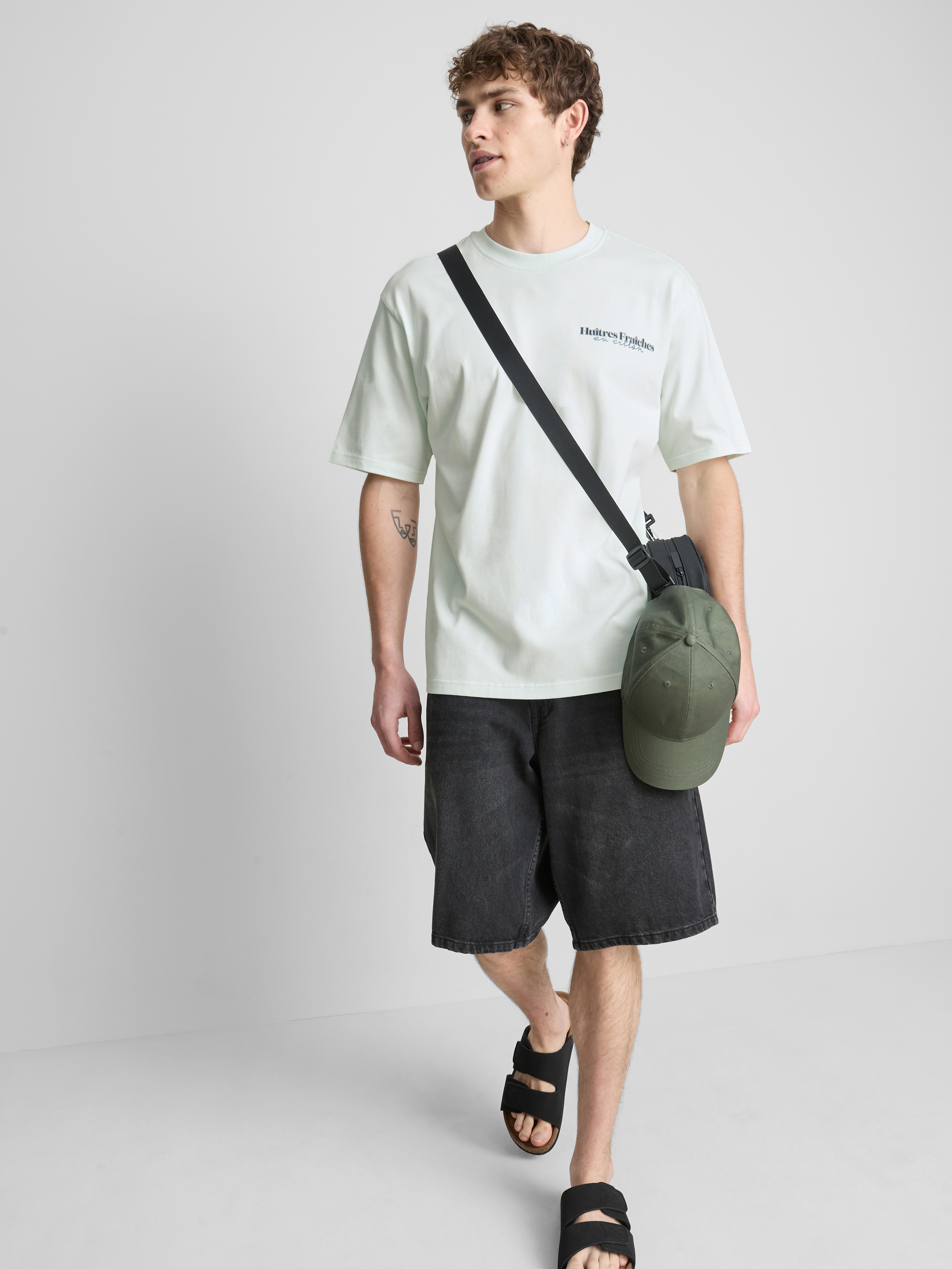 Mens Light Blue Oyster Graphic T-Shirt | Primark