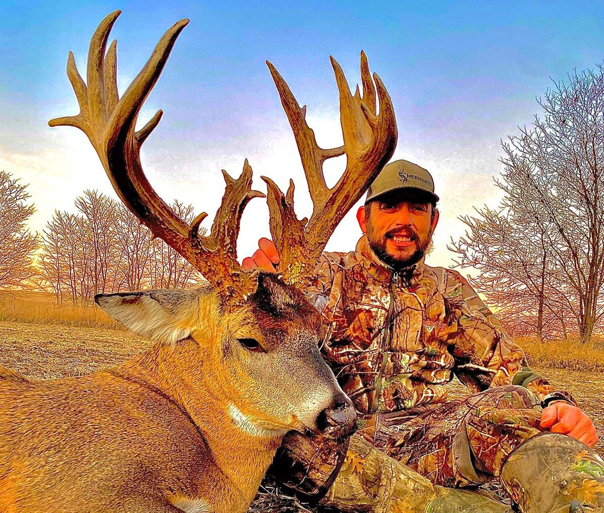 A Surprise Missouri Monster Buck from the Ground - Realtree Camo