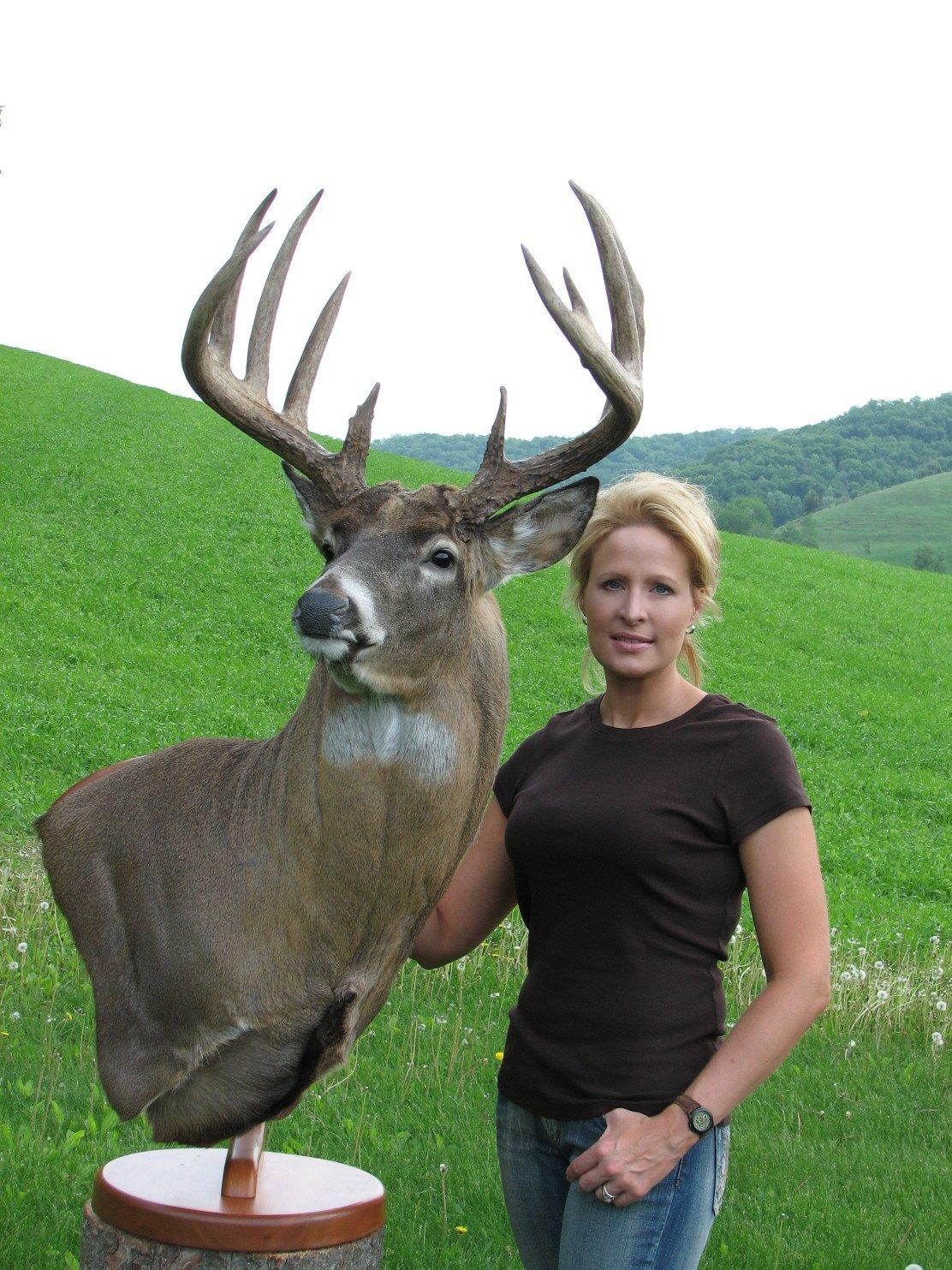 Lisa Brunner: Wisconsin Big-Buck Huntress - Realtree Camo