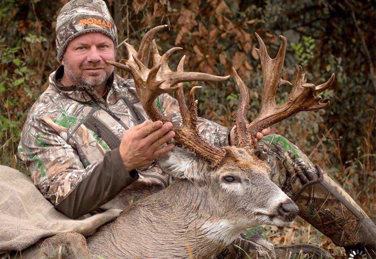 Jimmy Tapp's Monster Non-Typical Kentucky Buck - Realtree Camo