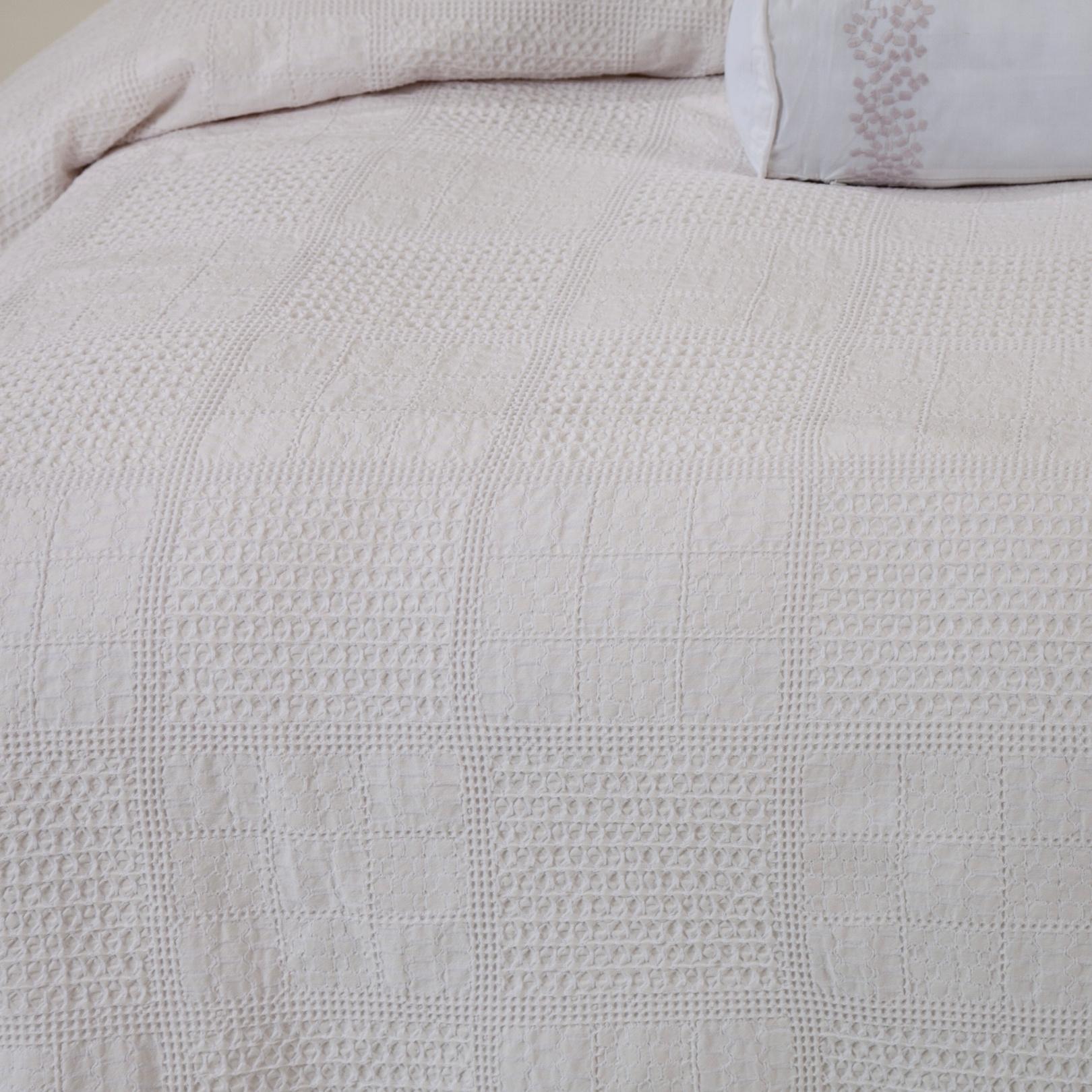 Merimon Jacquard Duvet Cover Set 5Pcs White 220X240 cm in Kuwait | Buy ...