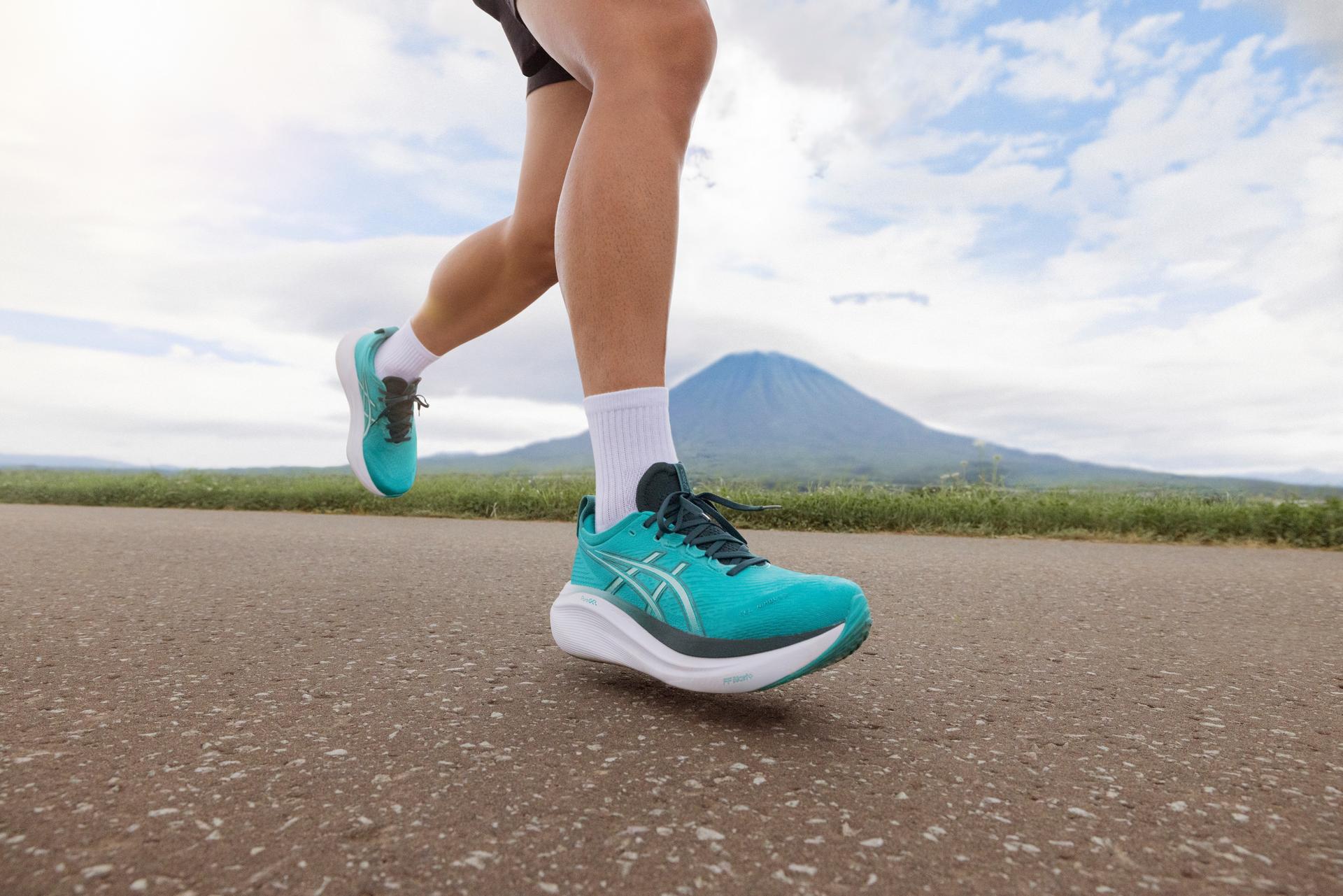 Best ASICS Running Shoes 2026: Nimbus, Kayano & Novablast | Shoe Station