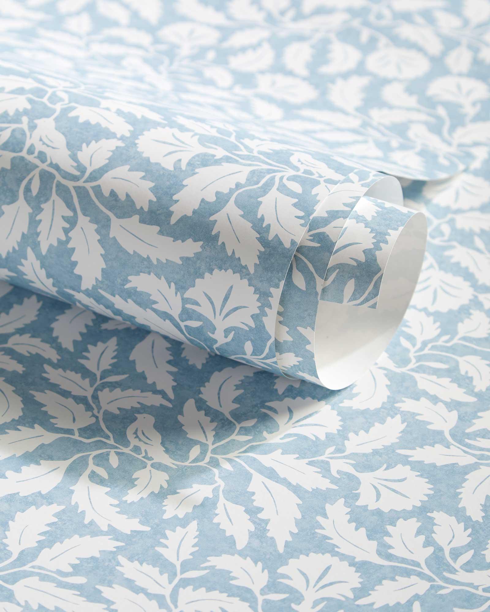 1242024-Wallpaper-Songbird-Coastal-Blue-White-web-2945