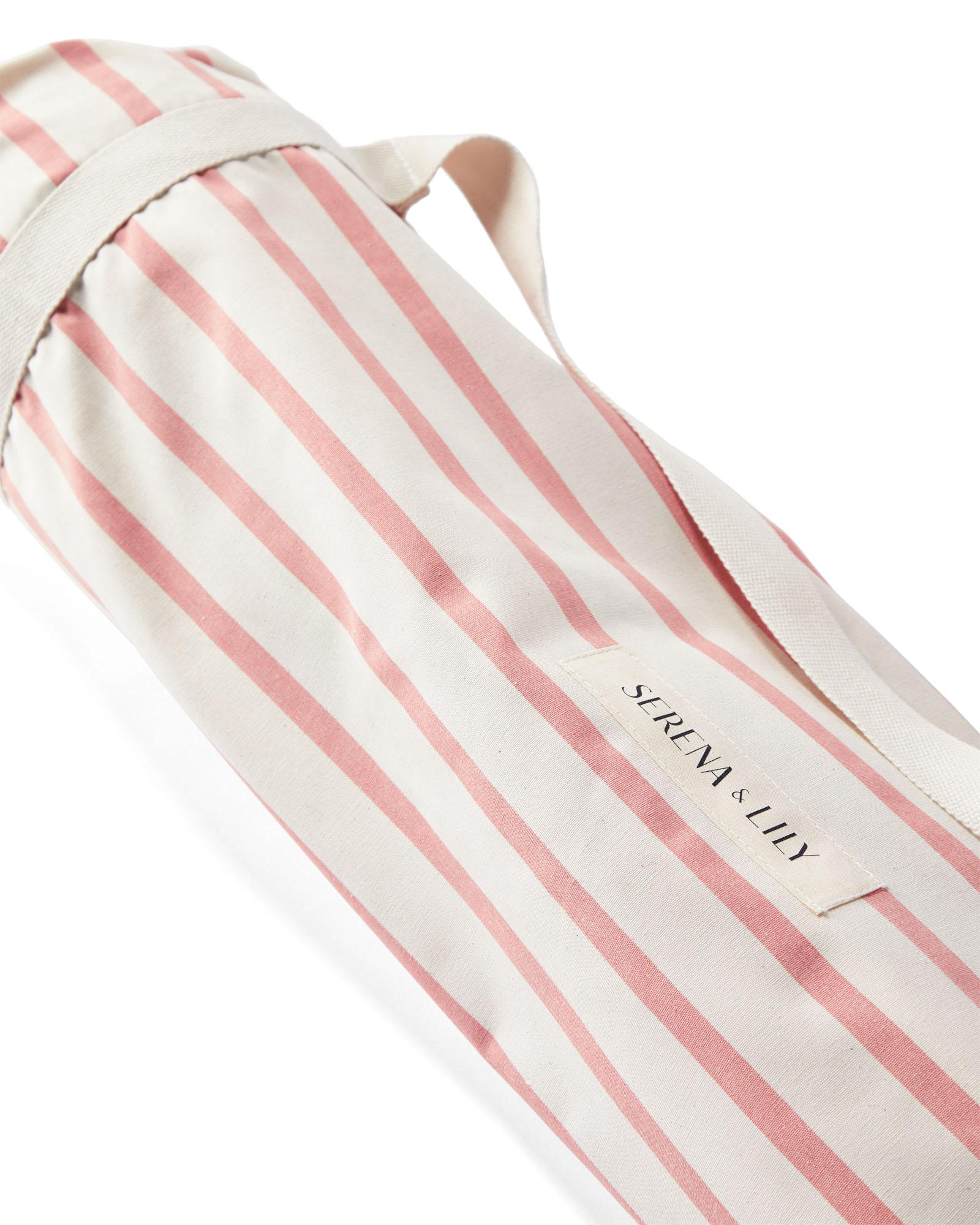 Beach_Umbrella_Tide_Stripe_Seashell_Travel_Bag_Detail_MJ_0287_Crop_SH