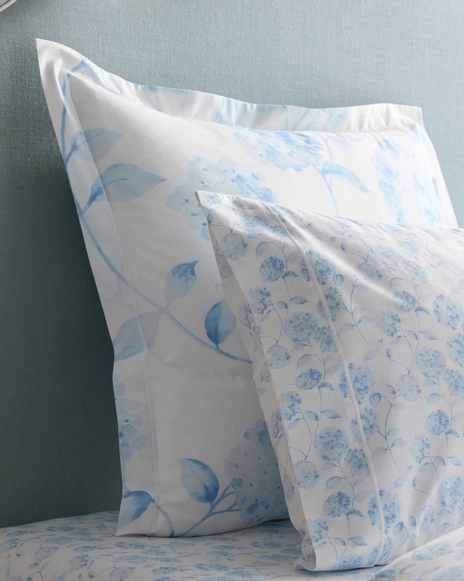 Bedding-Bundle-Hydrangea-Blue-Floral-Duvet-Shams-Sheets-brand-x2204_CV1