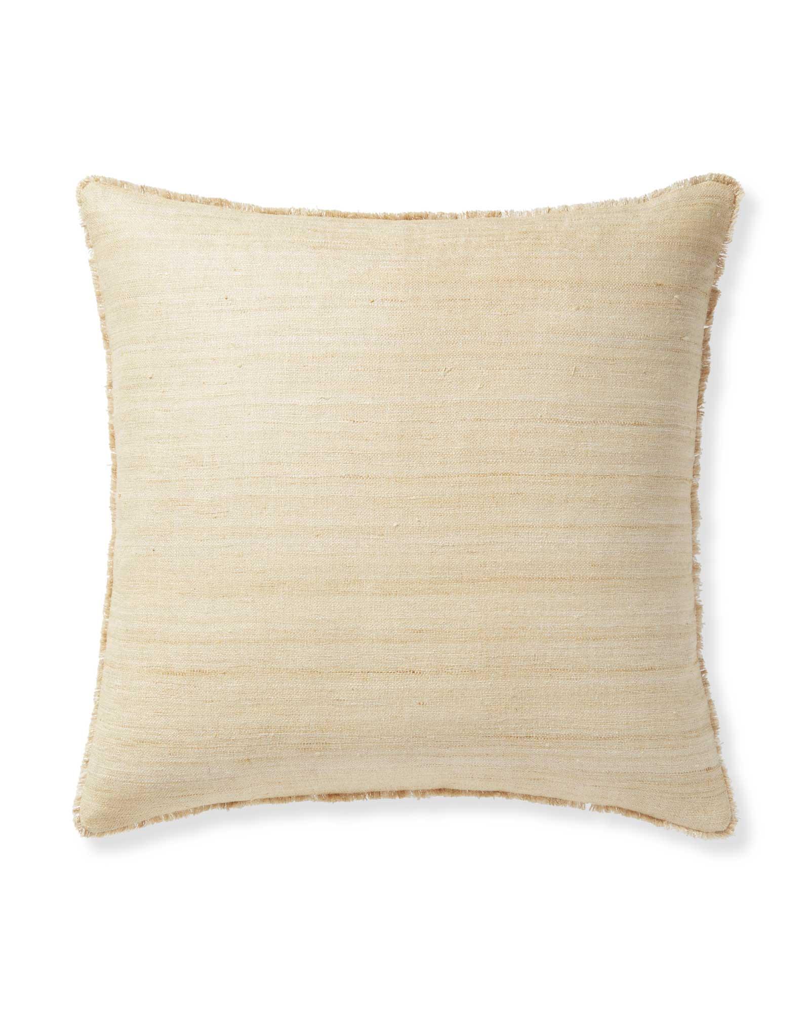 Dec_Pillow_Wiltshire_22x22_Natural_Front_NK_2754_SH