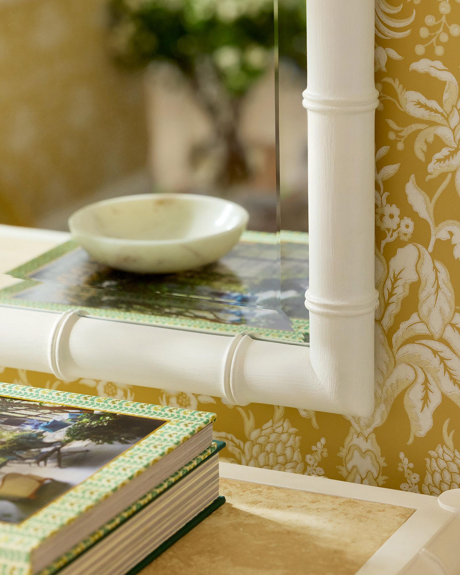 Decor-White-Wall-Mirror-Ravello-Palm-Royal-Wallpaper-brand-xC6A2903_CV1