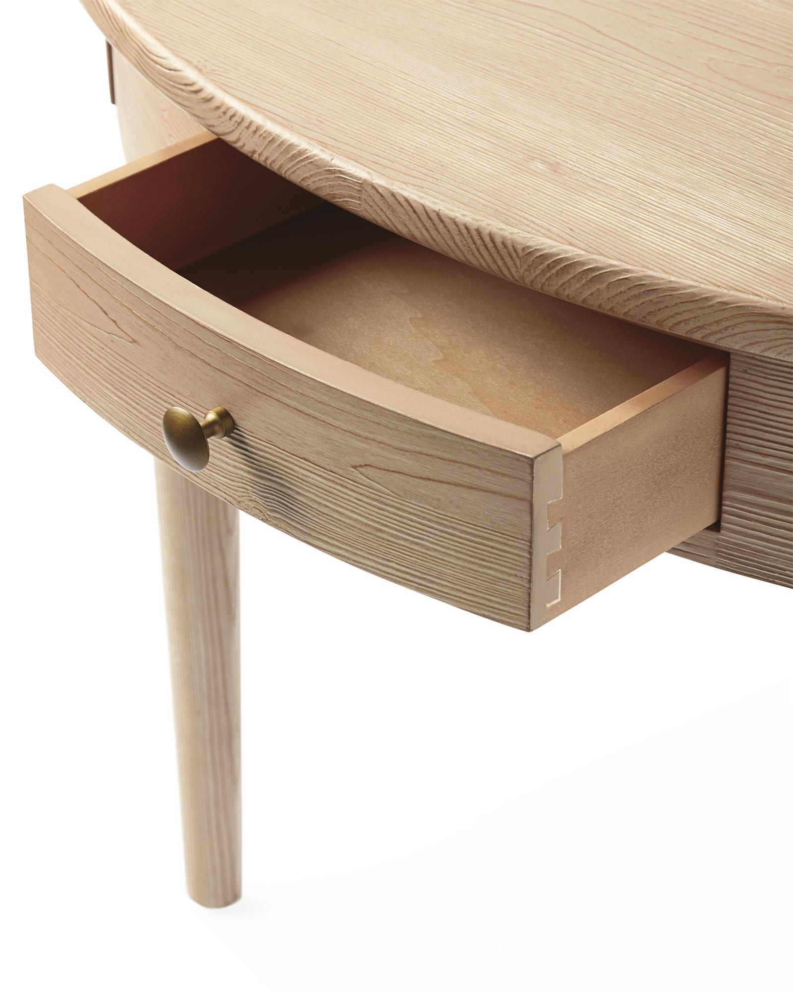 Furn_Beach_House_Round_Table_Sunbleached_Pine_Detail_MV_0848_Crop_SH