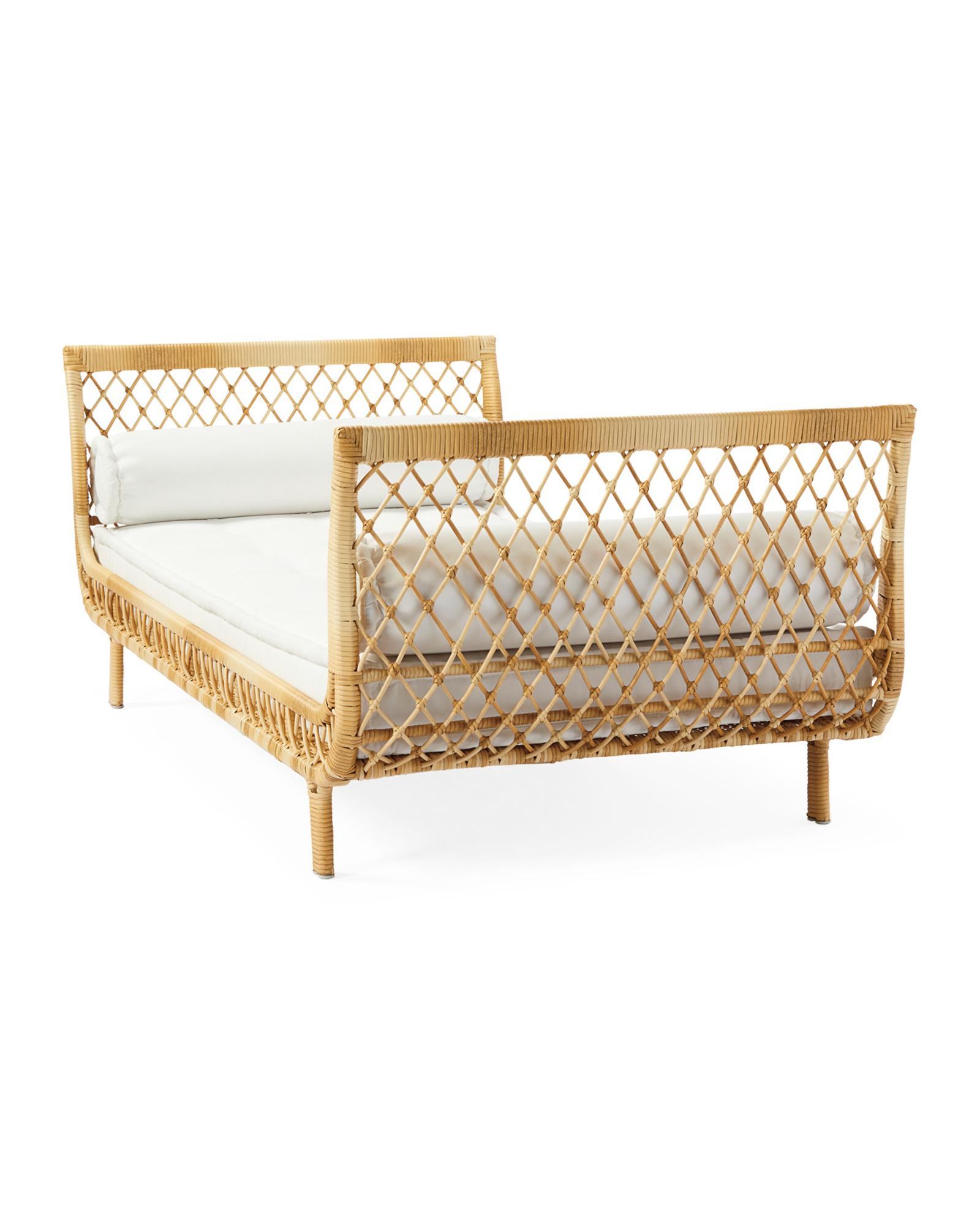 Furn_Capistrano_Daybed_Light_Dune_Angle_MV_568_Crop_SH