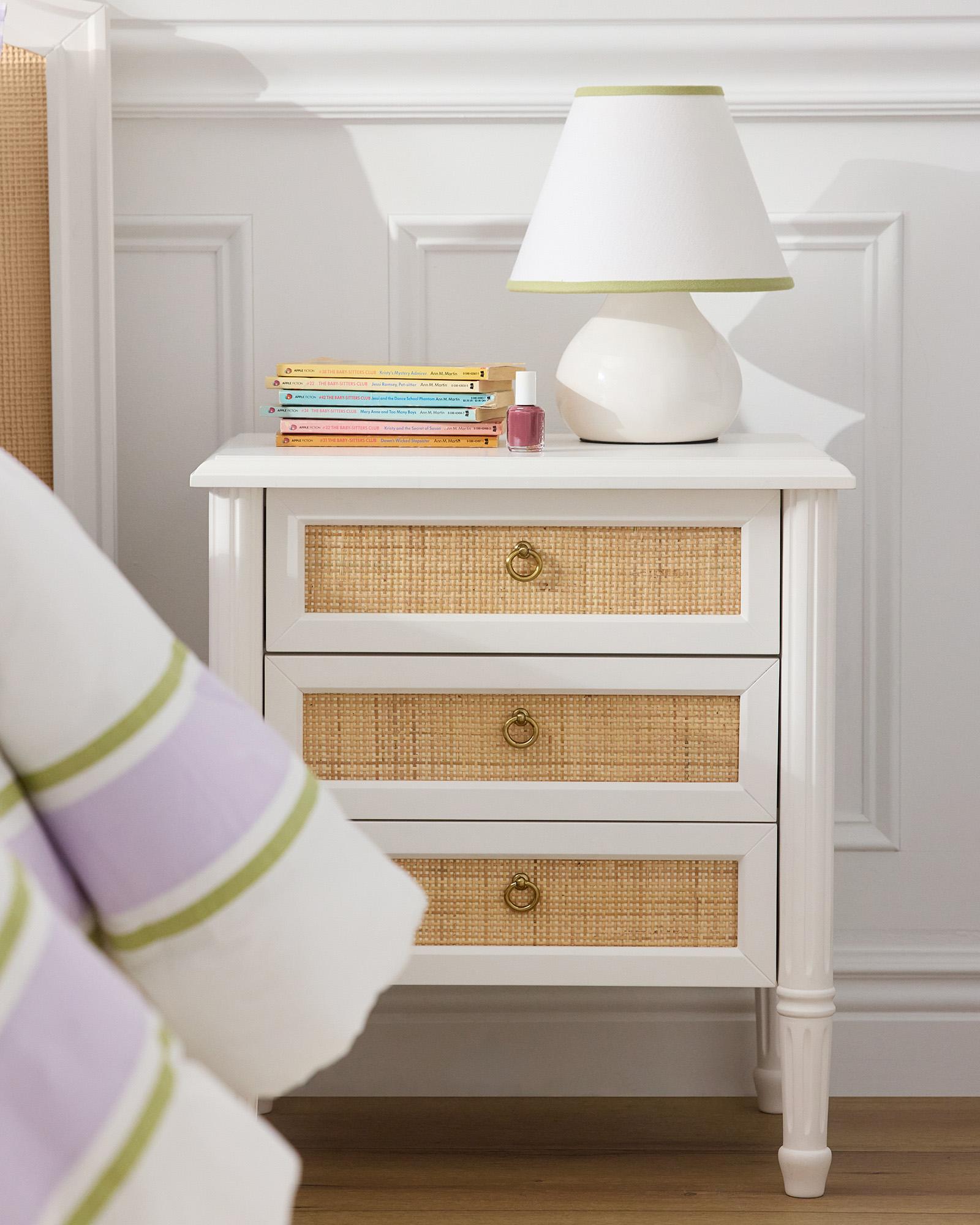 Kids-Bedroom-Nightstand-Natural-Wren-brand-xC6A3316_CV1