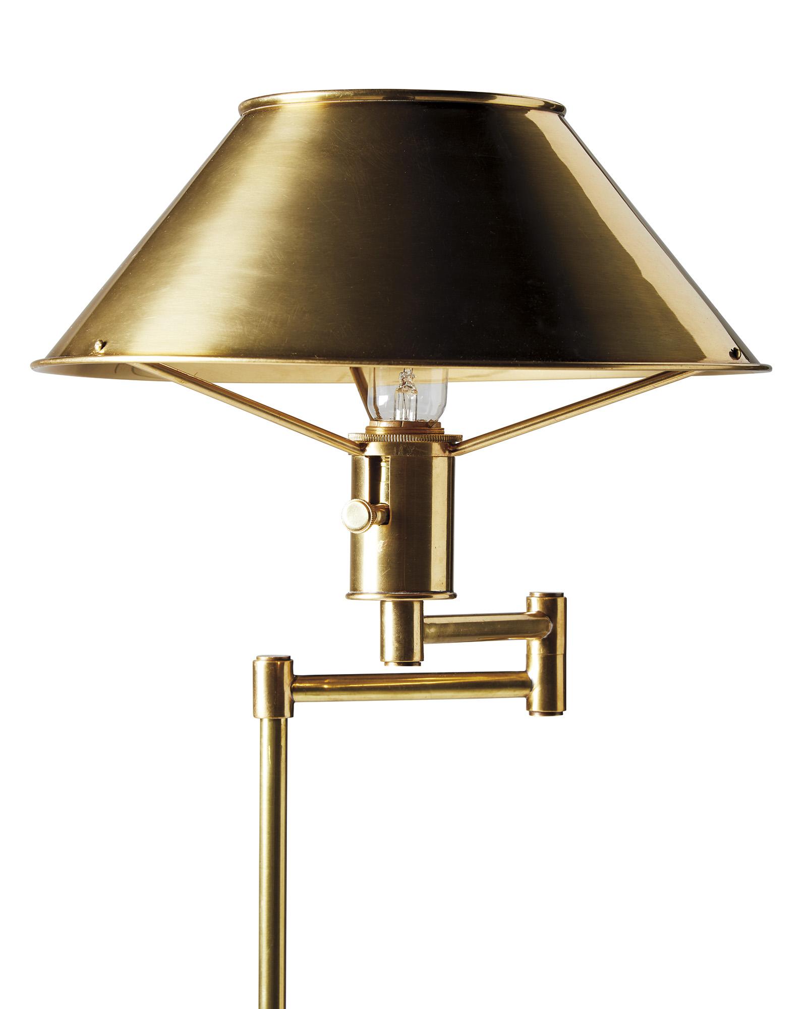 Lighting_Amherst_Floor_Lamp_Brass_Detail_MV_0081_OL