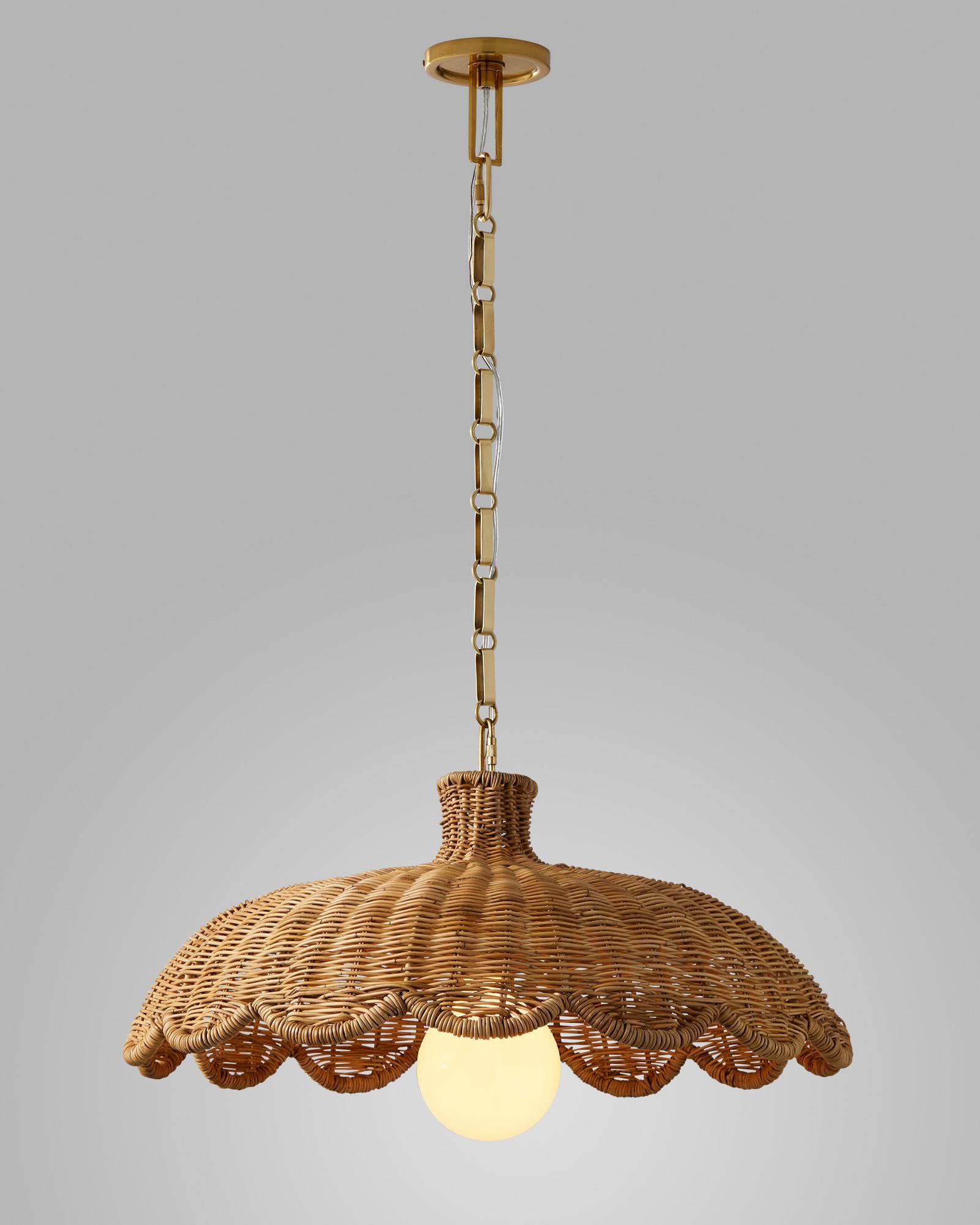 Lighting_Scallop_Pendant_Medium_Natural_Lit_NEW_ANGLE_MV_0207_BASE