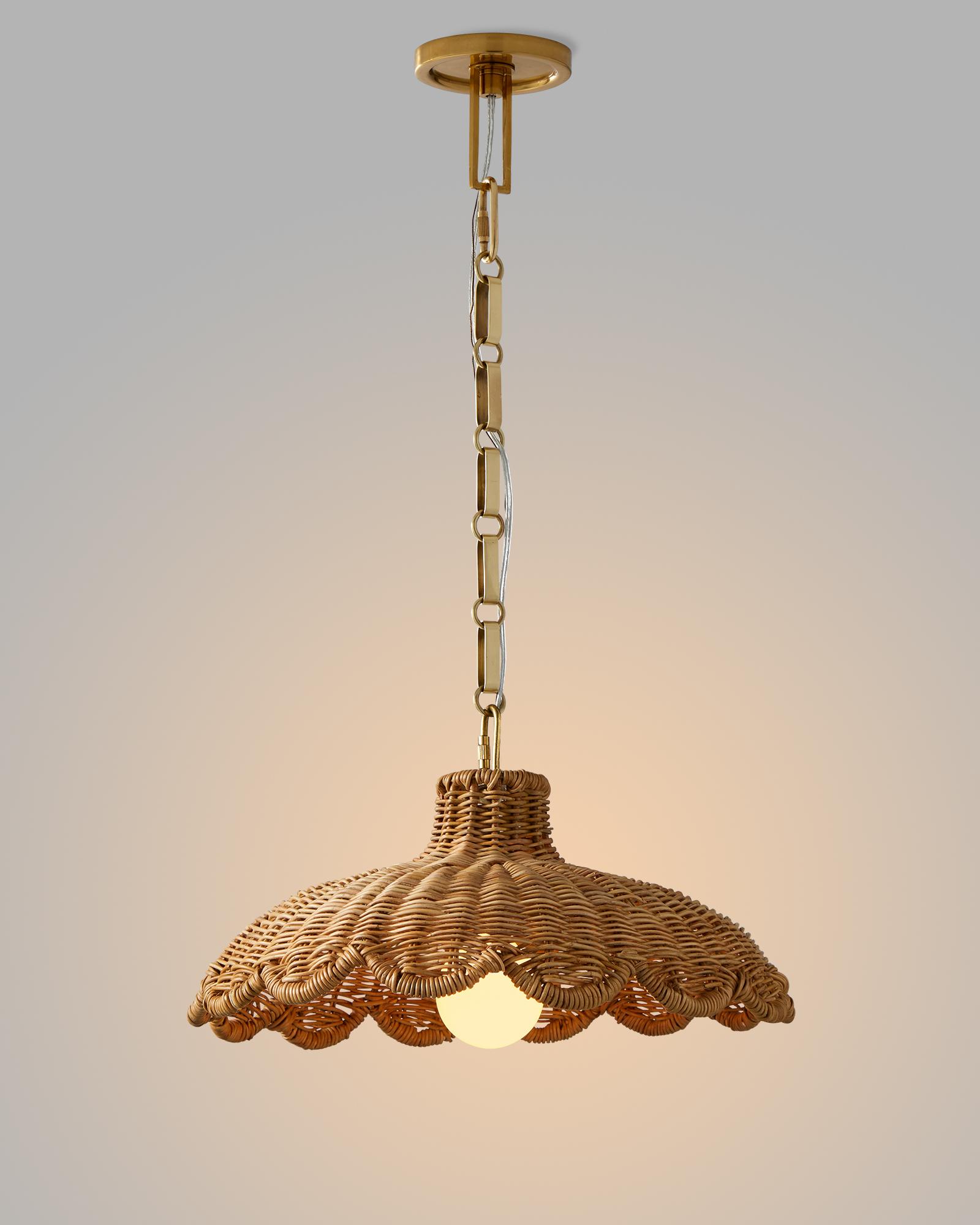 Lighting_Scallop_Pendant_Small_Natural_Lit_NEW_ANGLE_MV_0233-SH