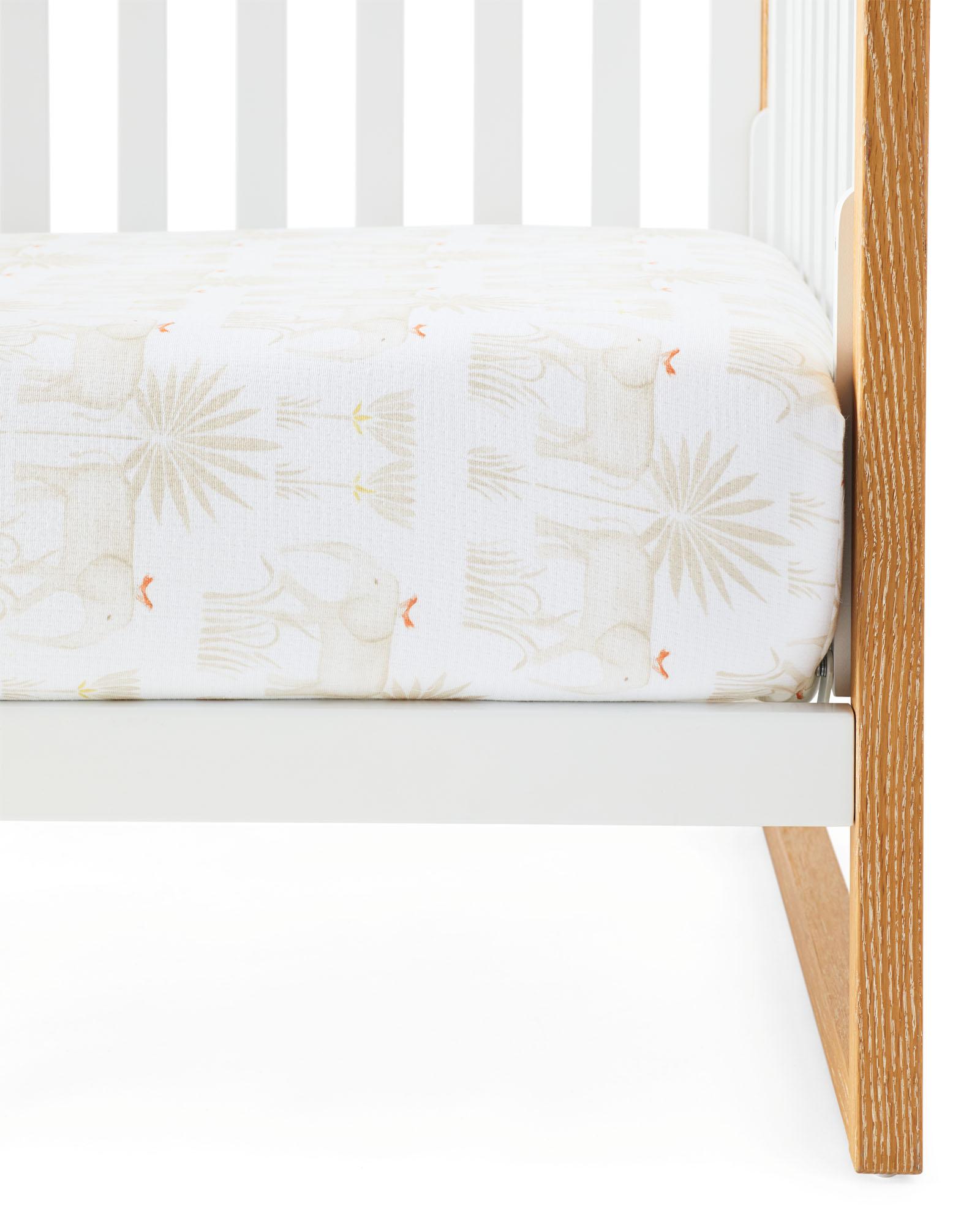 Nursery_Kalahari_Crib_Sheet_Neutral_MV_0344_Crop_SH