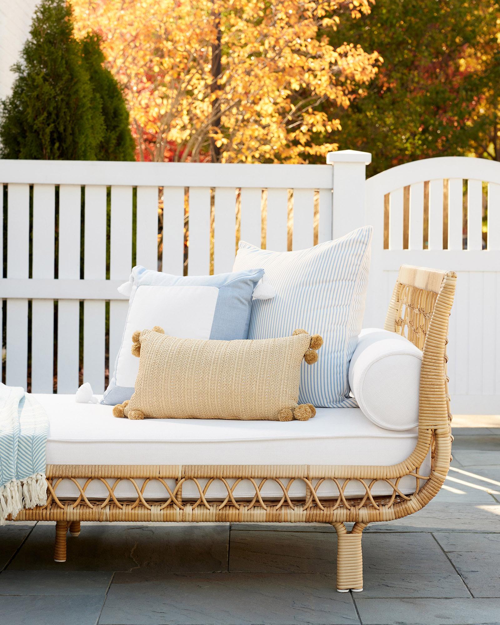 Outdoor-Daybed-Capistrano-Coastal-Blue-Pillows-brand-x0131_CV1
