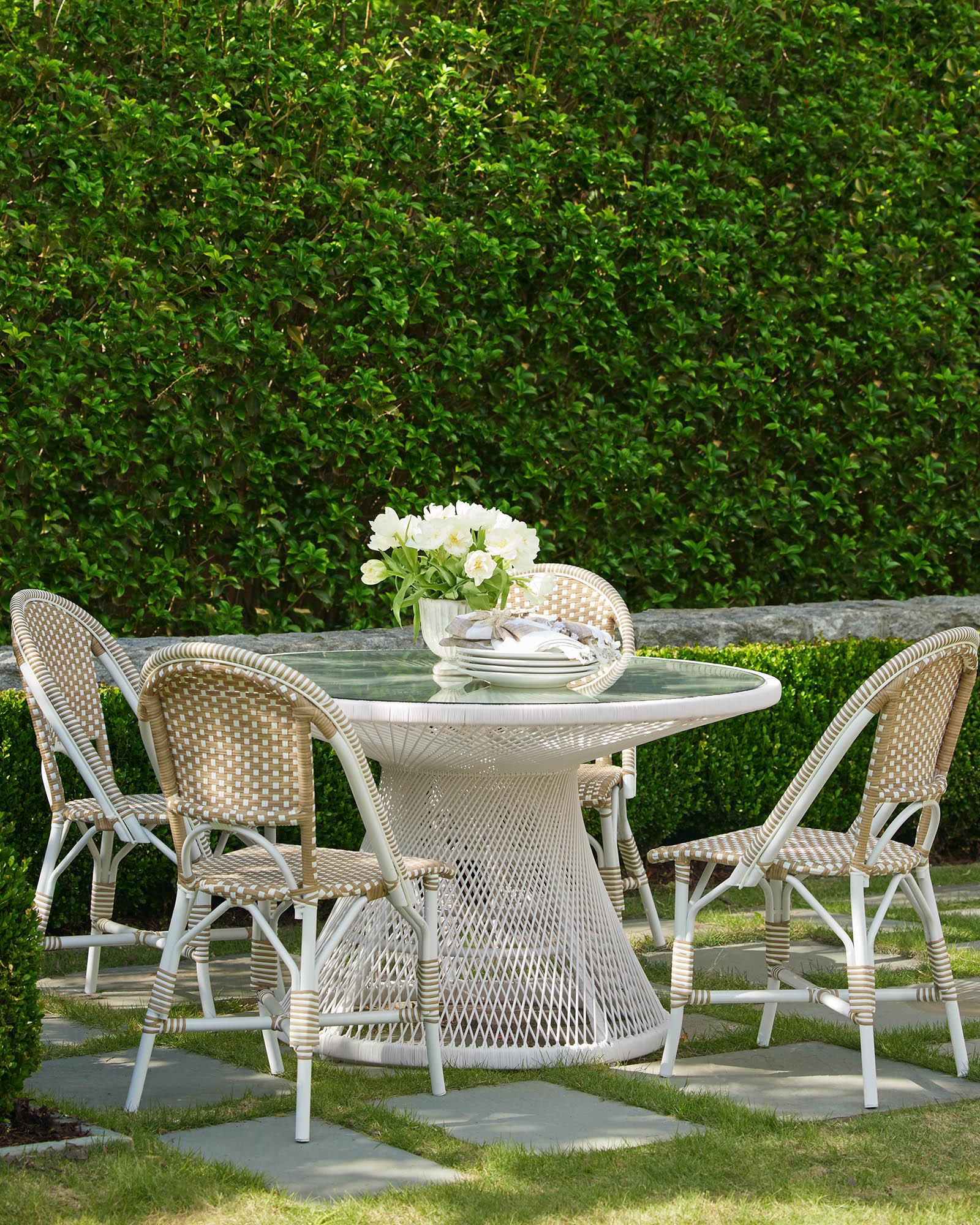 Outdoor-Dining-Room-Blithedale-Table-Riviera-Chairs-brand-x0634_CV1