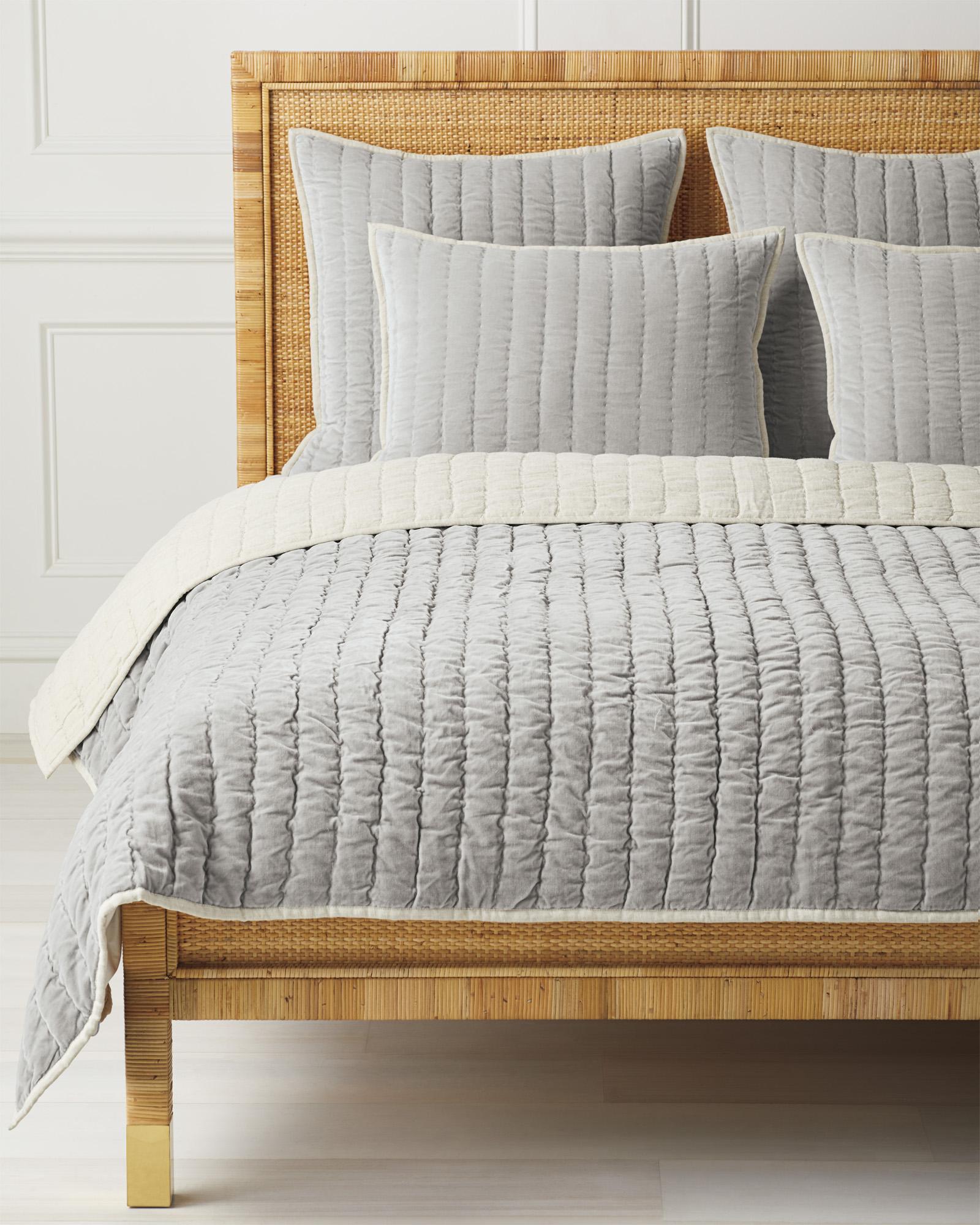 Quilt_Delwood_Velvet_Fog_FOB_MV_0125_Crop_BASE