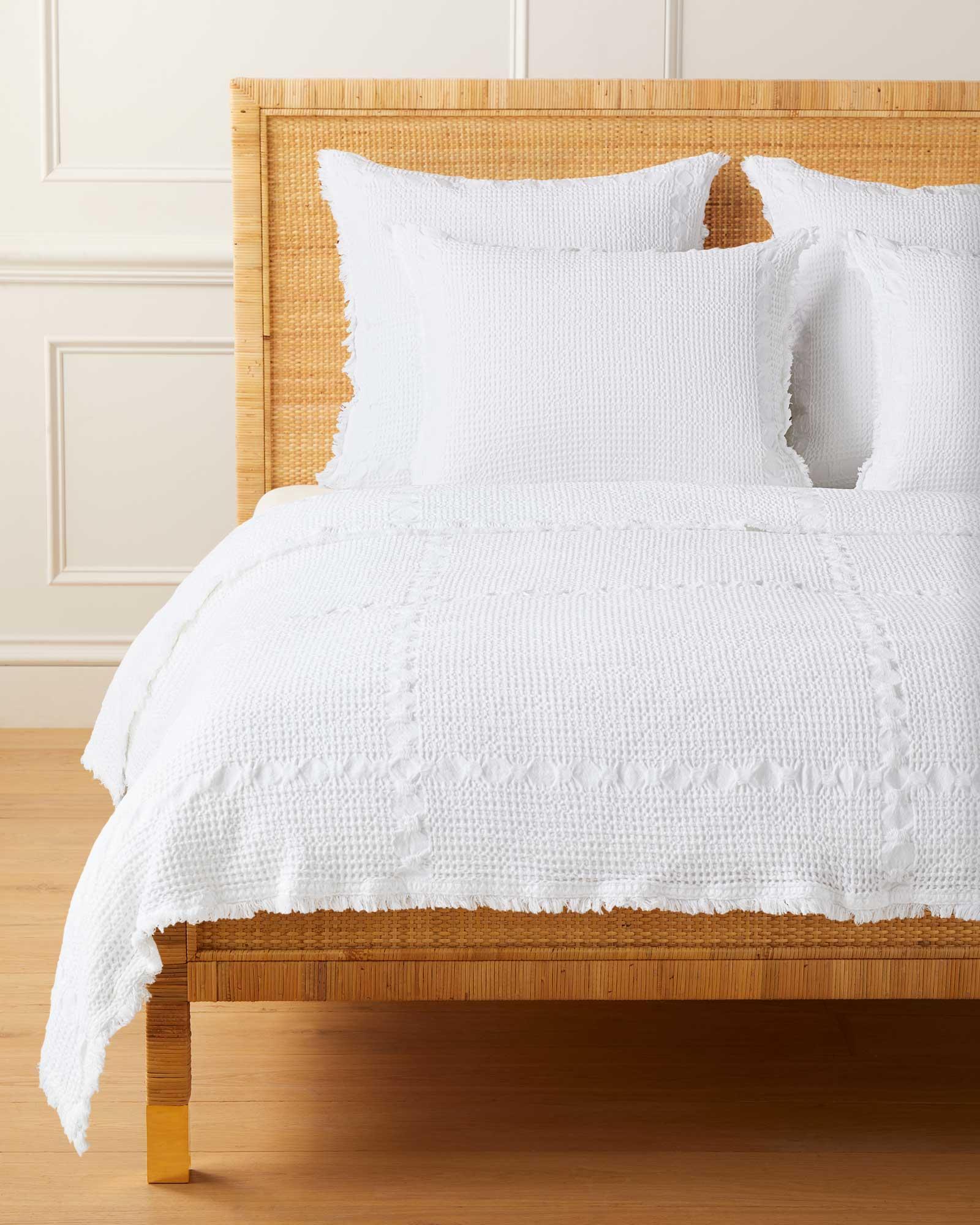 Quilt_Lakeside_Coverlet_White_FOB_MV_0098_Crop_BASE