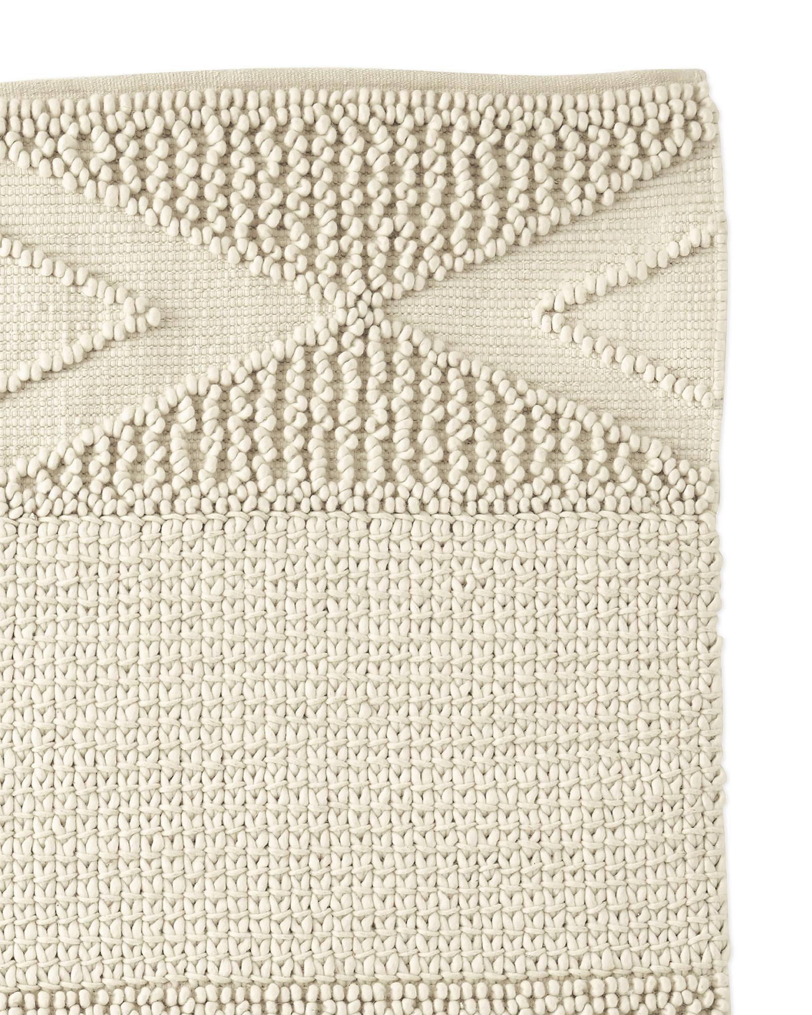 Rug_Macrame_Wool_Corner_Crop_SH