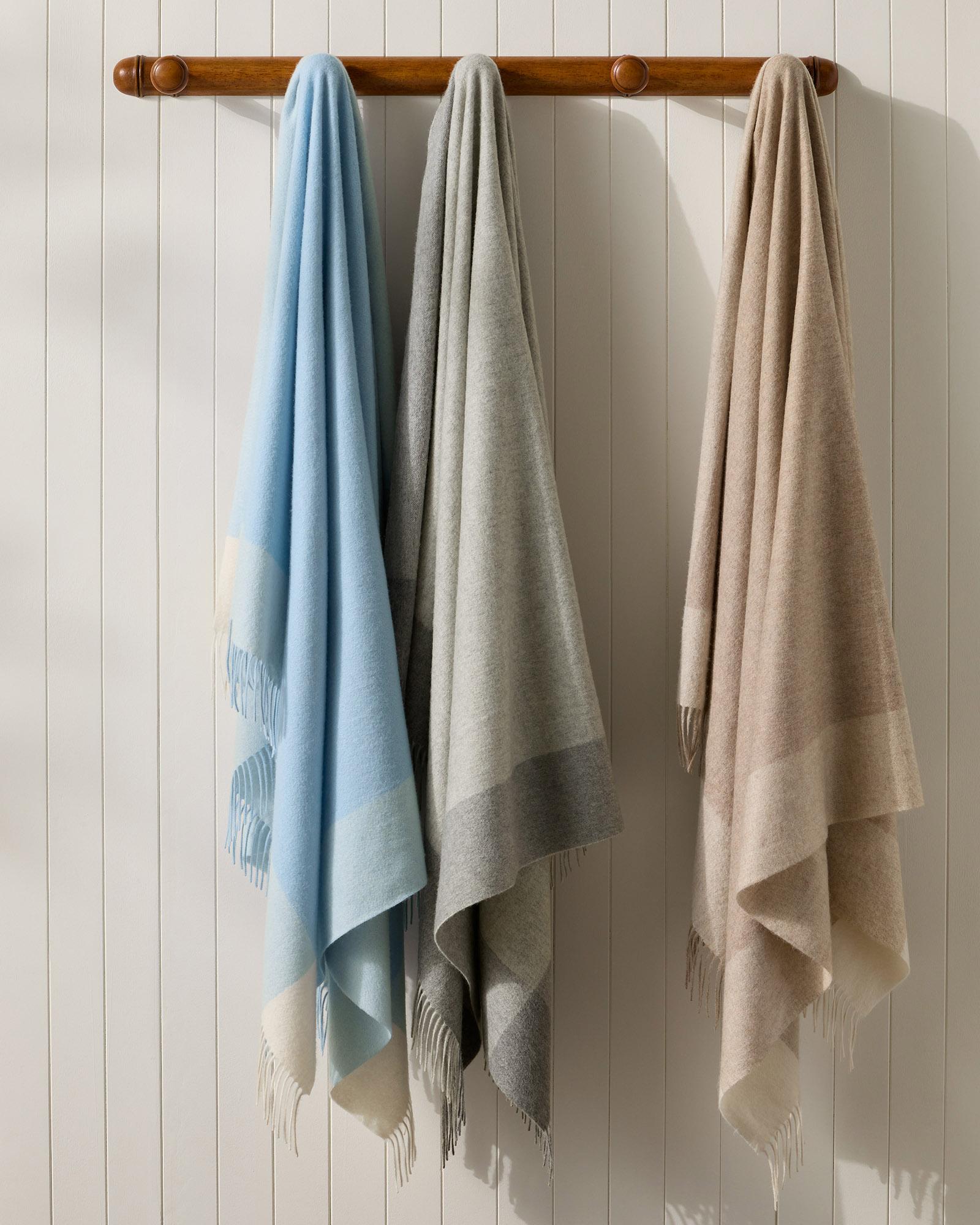 Throws-Border-Frame-Cashmere-Bamboo-Coat-Rack-brand-x0925_CV1