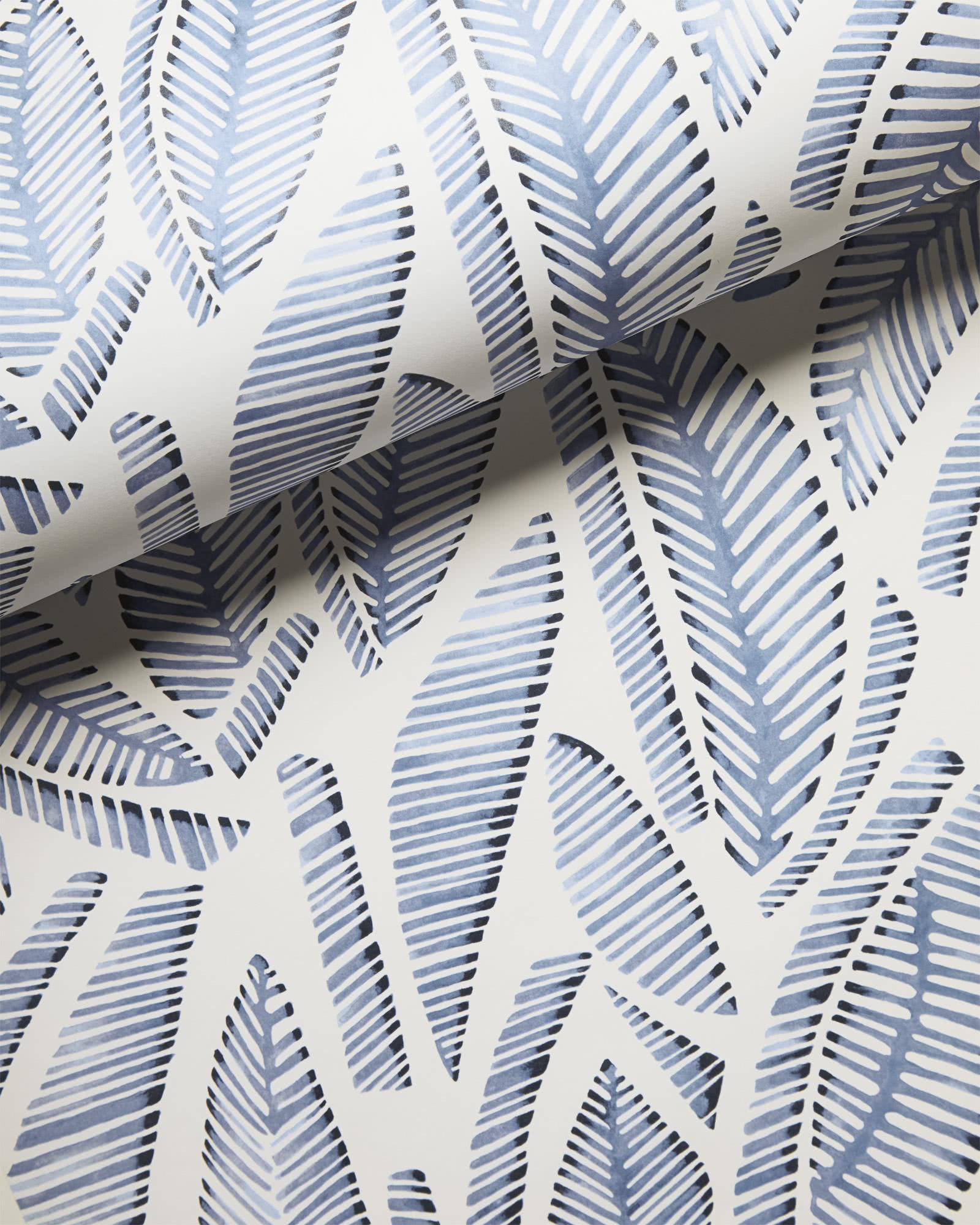Wallpaper_Cut_Leaf_Navy_MV_0537_Crop_BASE