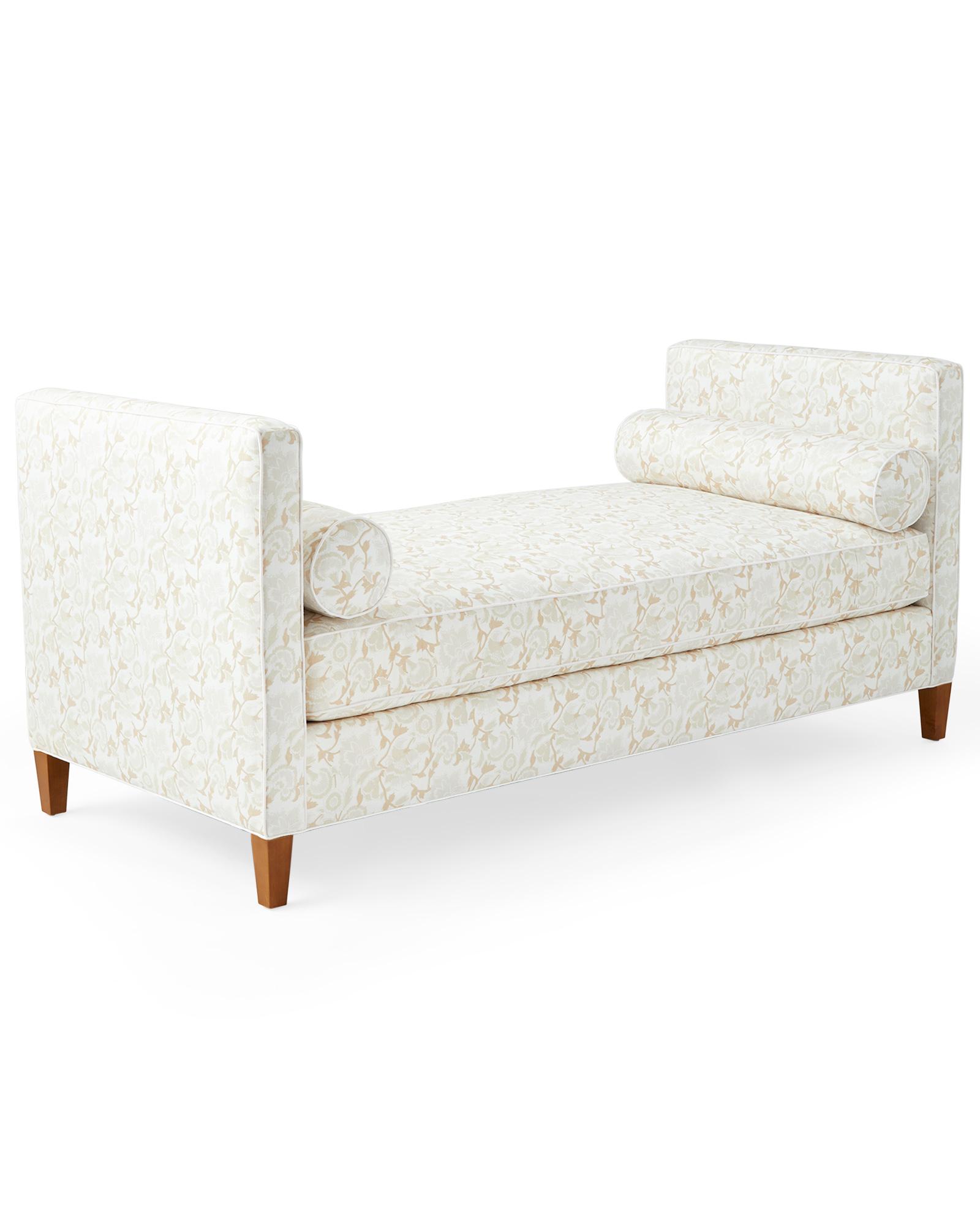 mBRKDB-Bed-Broderick-Daybed-Queen-Cassis-Neutral-Piping-web-5261-SH