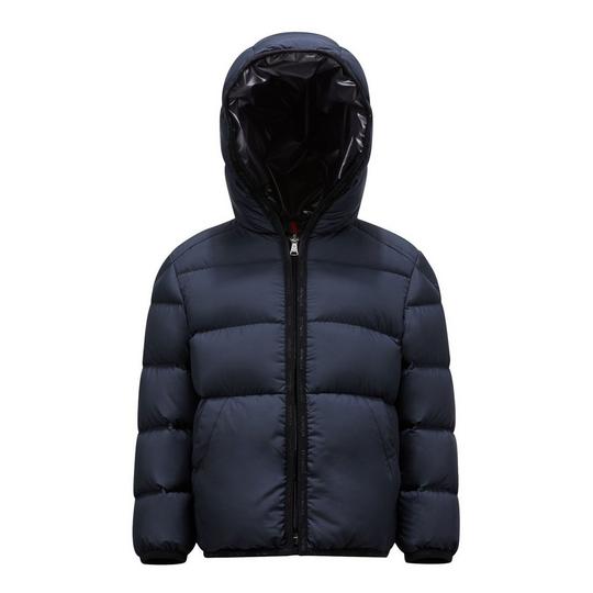 Moncler 4 store