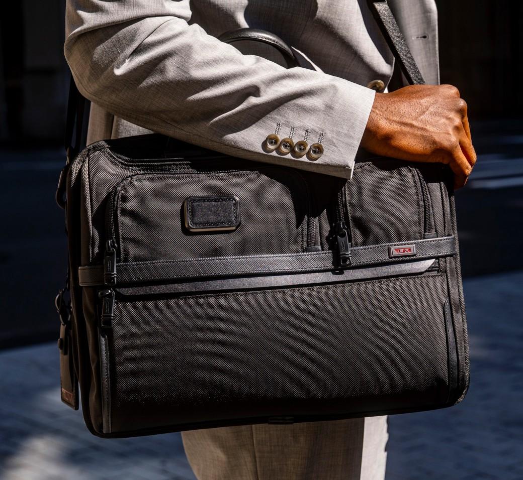 Gifts for Travelers: Best Travel Gift Ideas | Tumi US