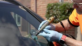 Windscreen Chip Repair | Halfords IE