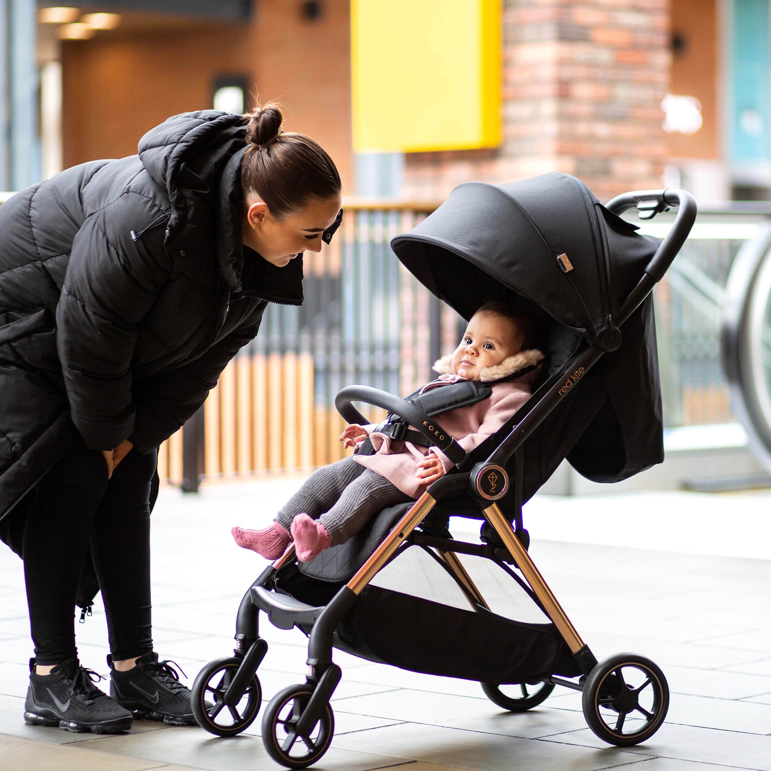 Stroller, pushchair and pram buyer’s guide | Halfords UK