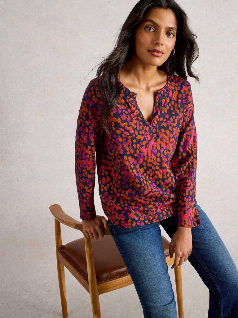 WEAVER NOTCH LS TEE in NAVY MULTI | White Stuff US