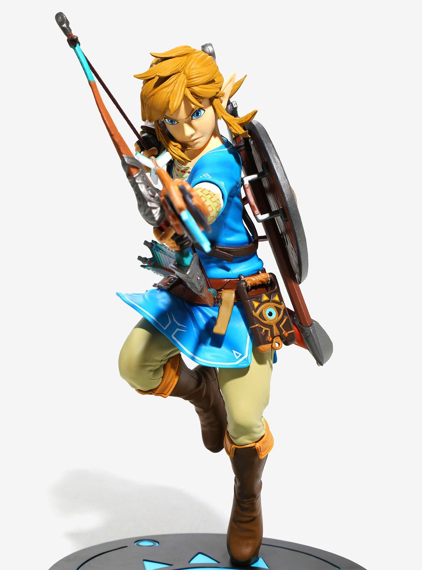 The Legend Of Zelda: Breath Of The Wild Link Statue | Hot Topic