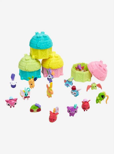 Animal Jam Adopt A Pet Series 4 Cottage Blind Capsule | Hot Topic