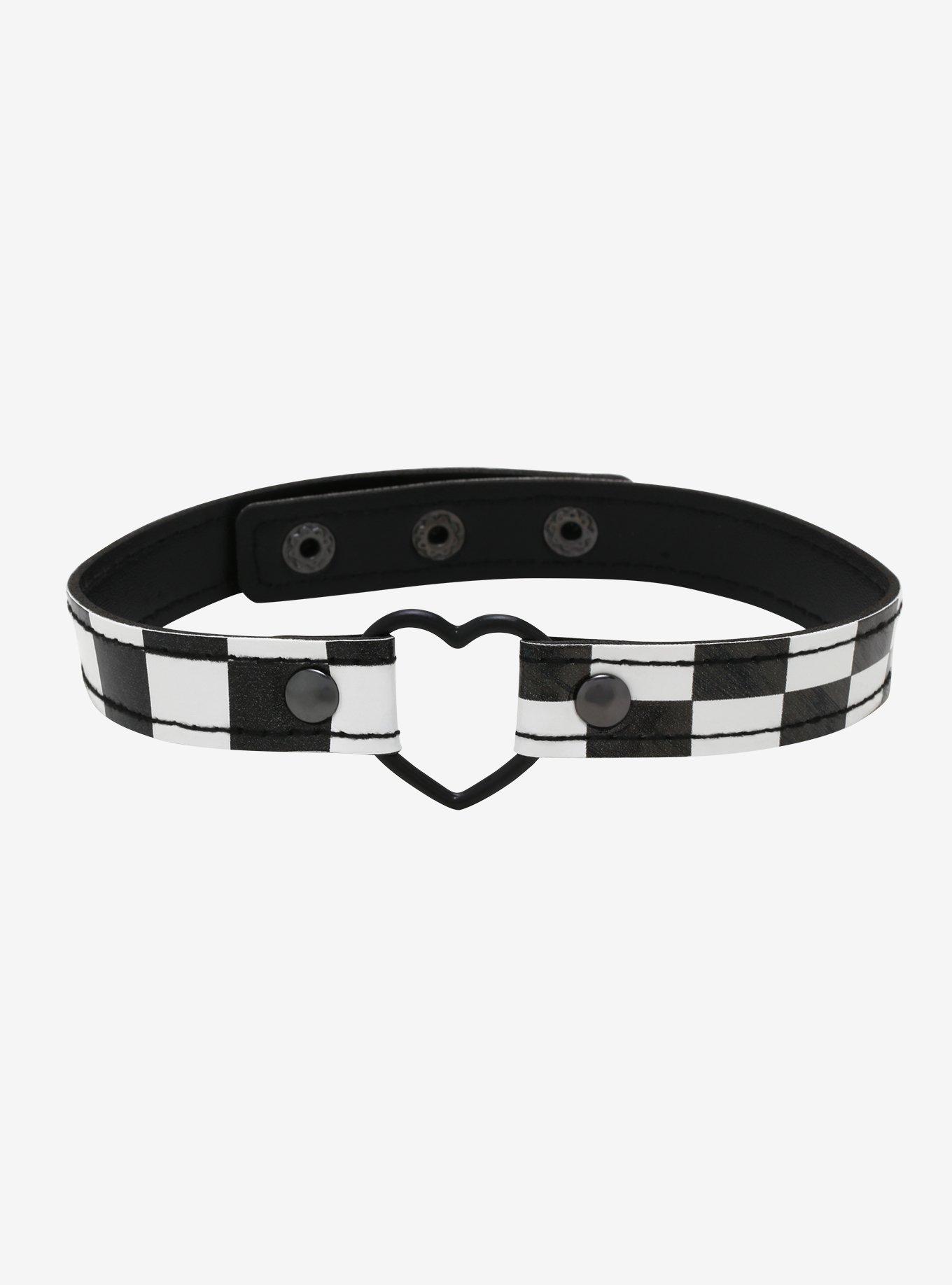 Checkered Heart Choker | Hot Topic