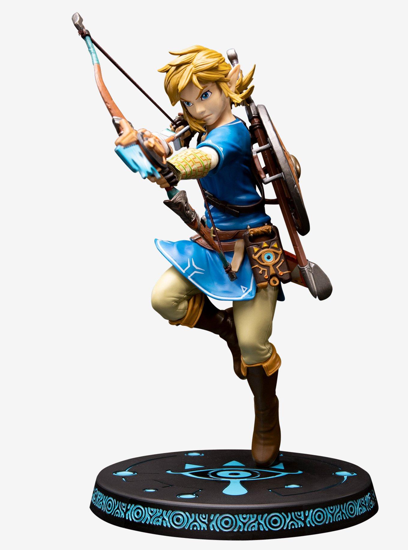 The Legend Of Zelda: Breath Of The Wild Link Figure | Hot Topic