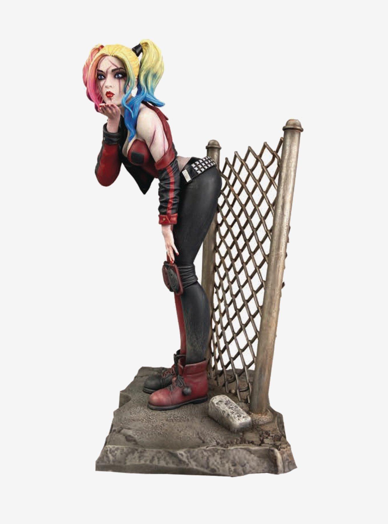 Diamond Select Toys DC Comics Gallery DCeased Harley Quinn Collectible ...