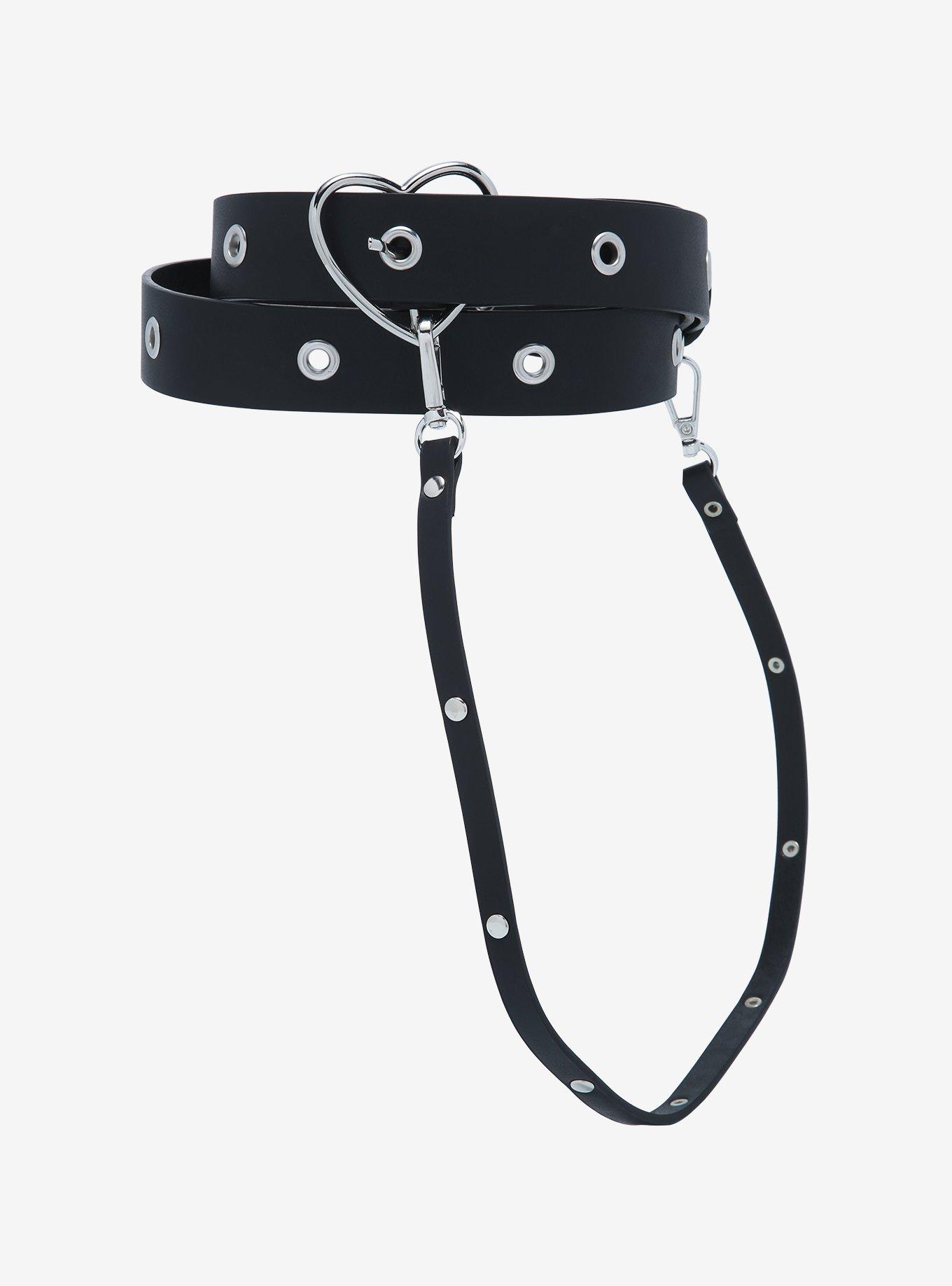 Black Heart Grommet Chain Belt | Hot Topic