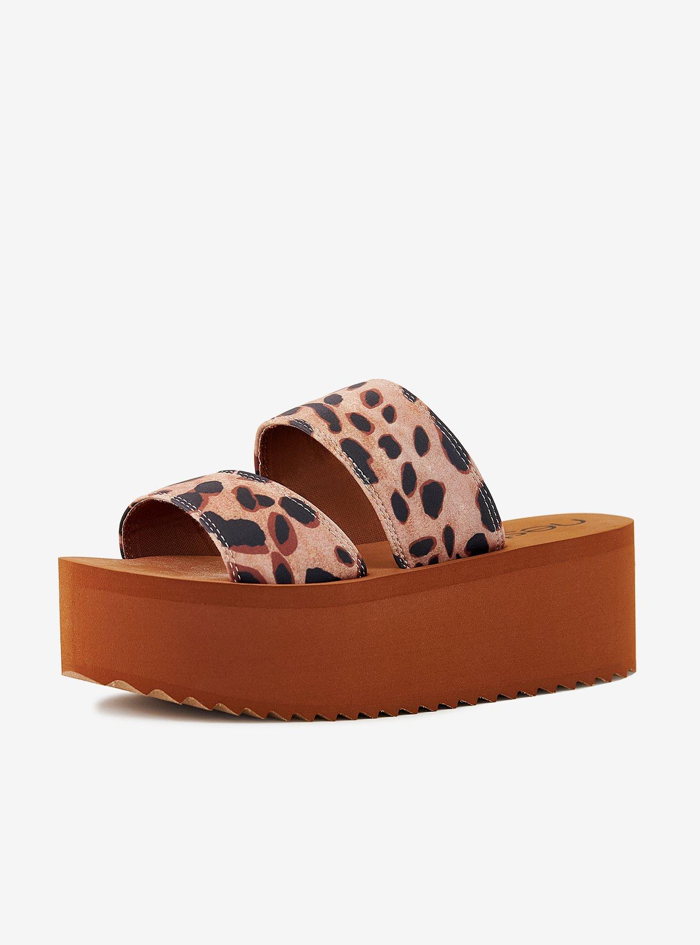 Hot Topic Throwback Platform Sandal Leopard | Mall of America®