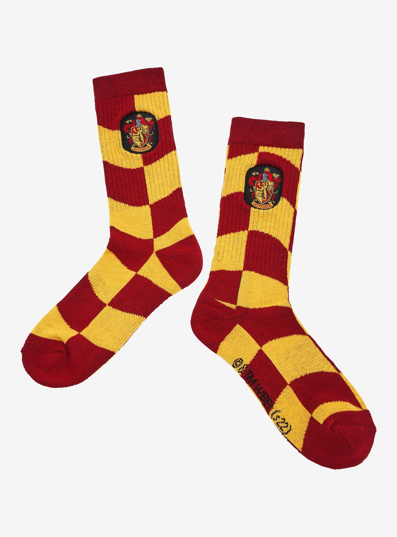 Harry Potter Gryffindor Crest Wavy Checkered Crew Socks - BoxLunch ...