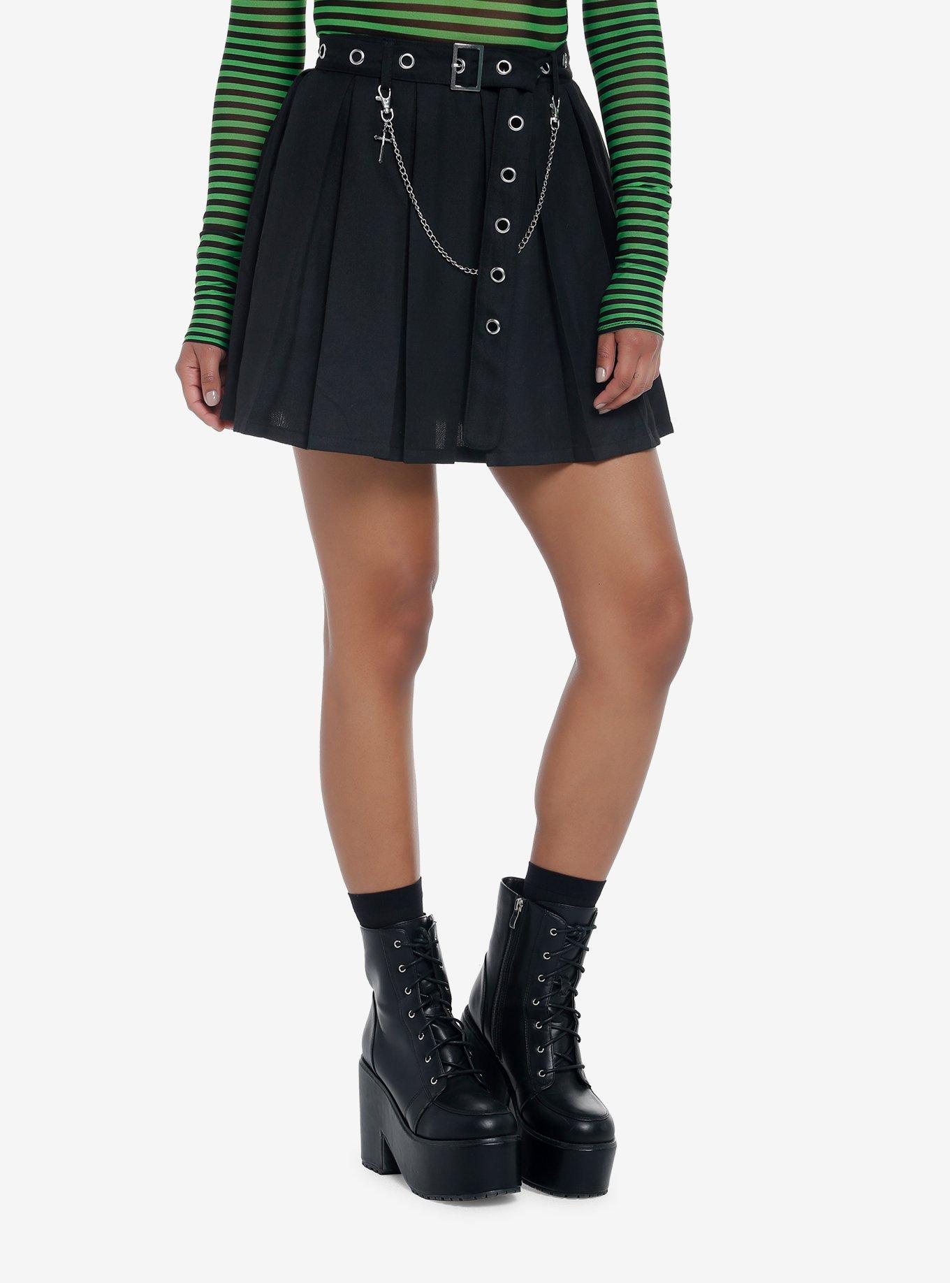 Black Front Chain & Grommet Belt Pleated Skirt | Hot Topic