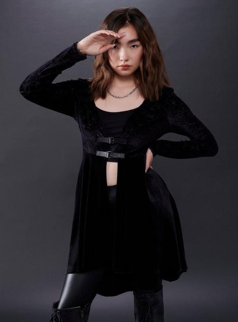 The Witcher Yennefer Velvet Hi-Low Girls Waistcoat | Hot Topic