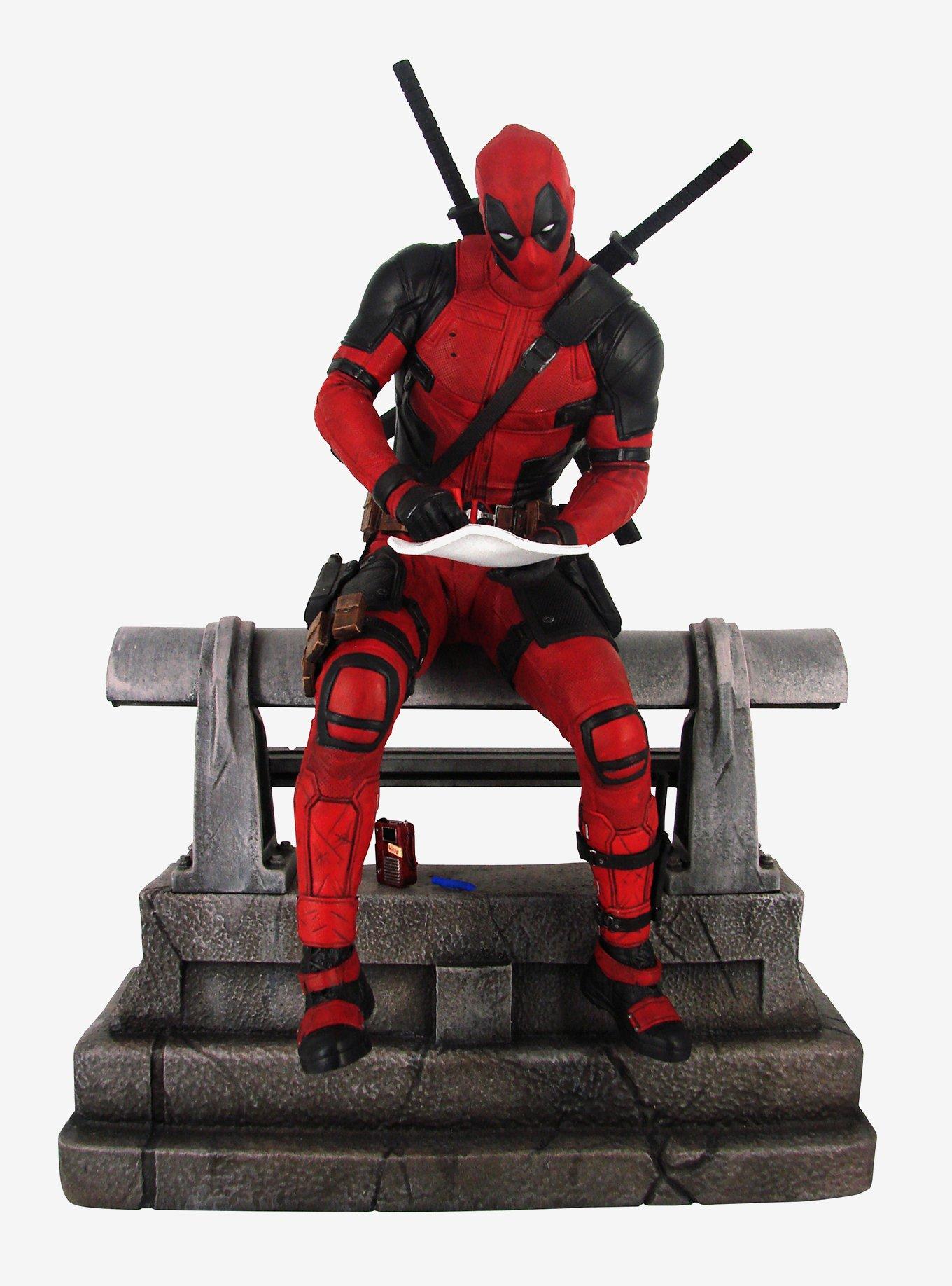 Diamond Select Toys Deadpool Premier Collection Deadpool Statue | Hot Topic