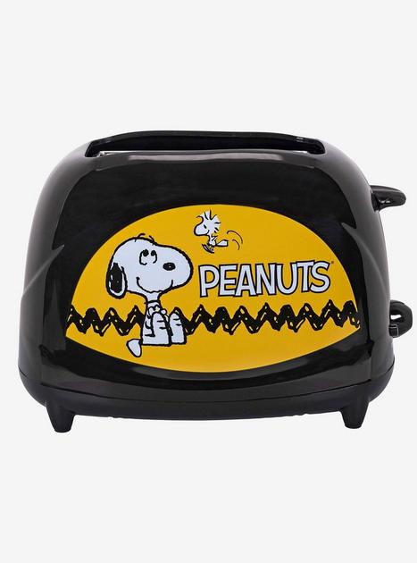 Peanuts Snoopy Two-Slice Toaster | BoxLunch