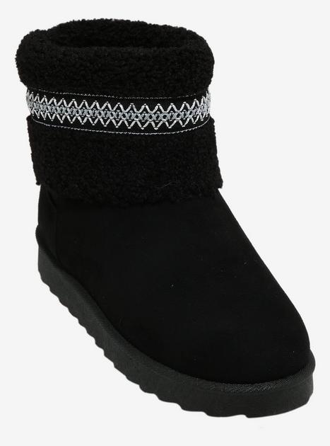 Yoki Black Sherpa Carly Boots | Hot Topic